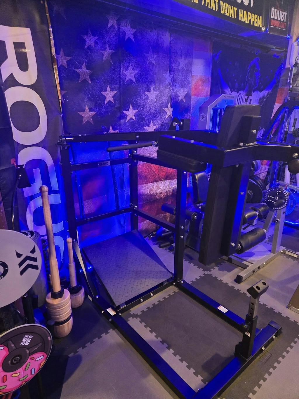 GMWD Pendulum Squat Machine Knee Friendly Leg Killer Compact Home Gym