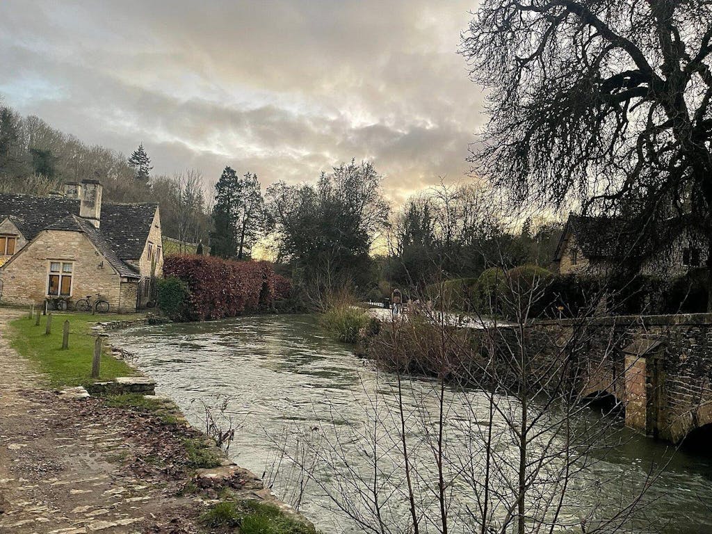 Small-group day trips & multi-day tours in the UK | Go Tours UK