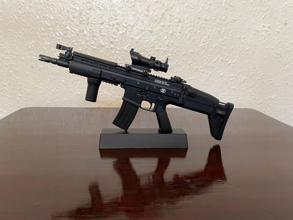 Miniature SIG SAUER M17 Model Tan | GoatGuns – GoatGun Models