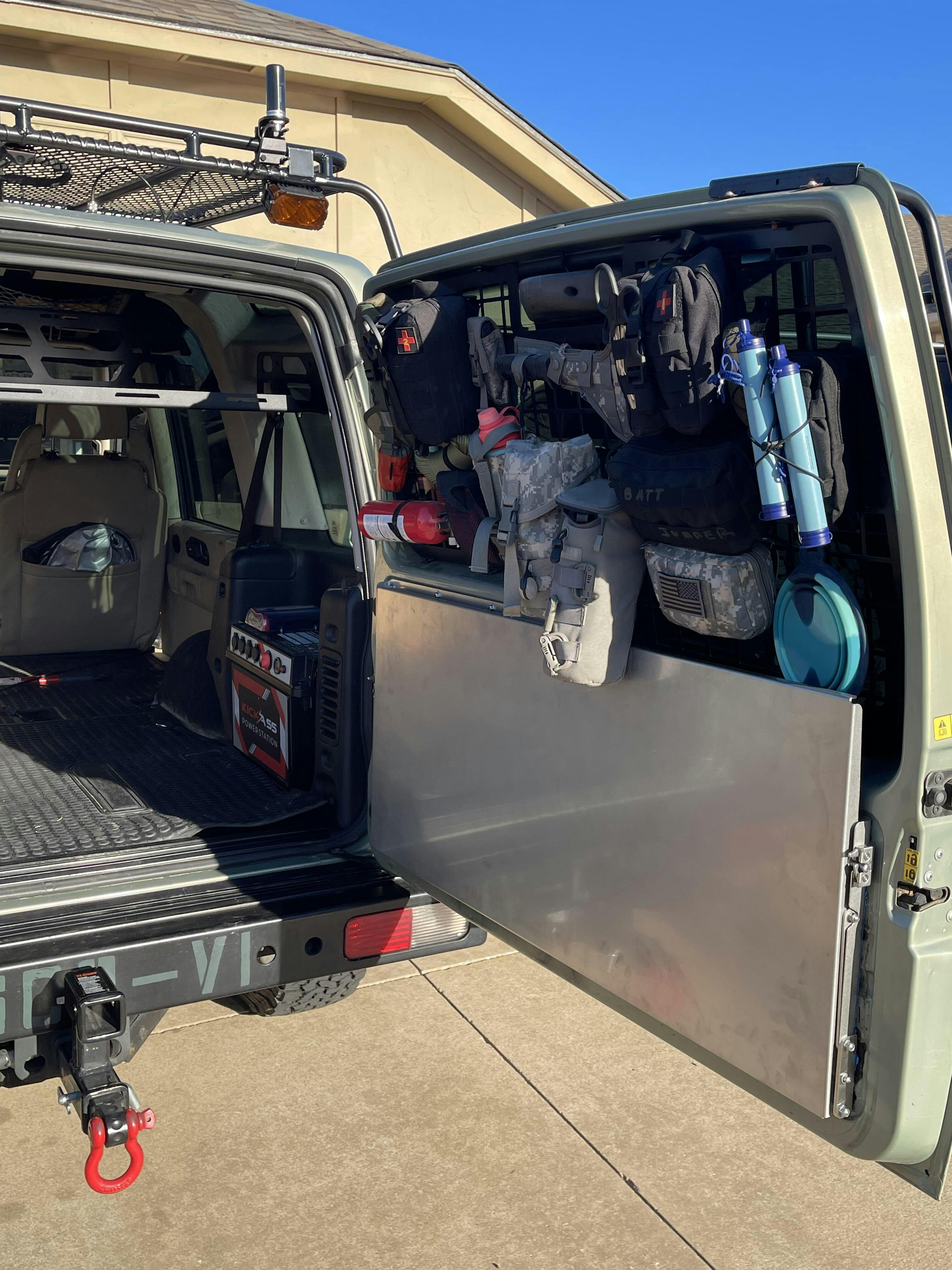 Discovery 1 & 2 Tailgate Table – Golden Rovers