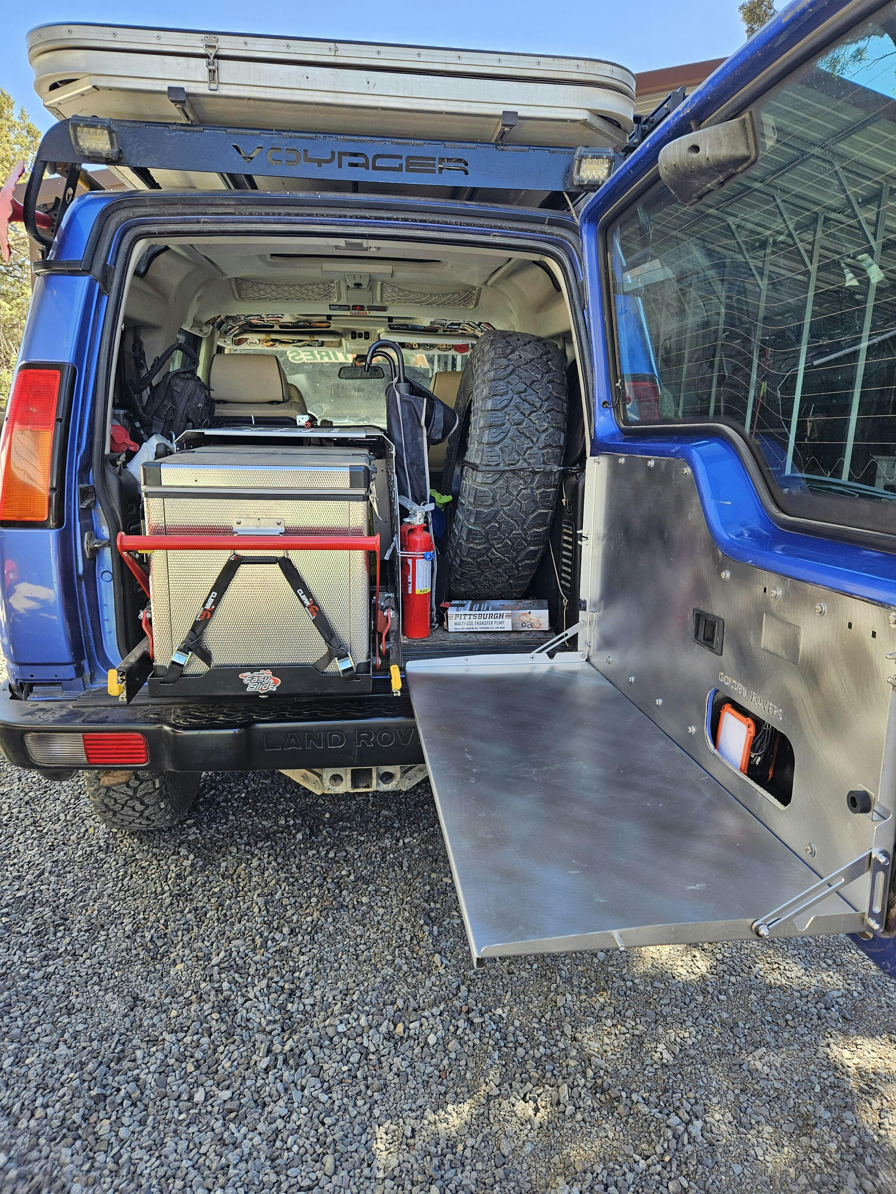 Discovery 1 & 2 Folding Tailgate Table – Golden Rovers