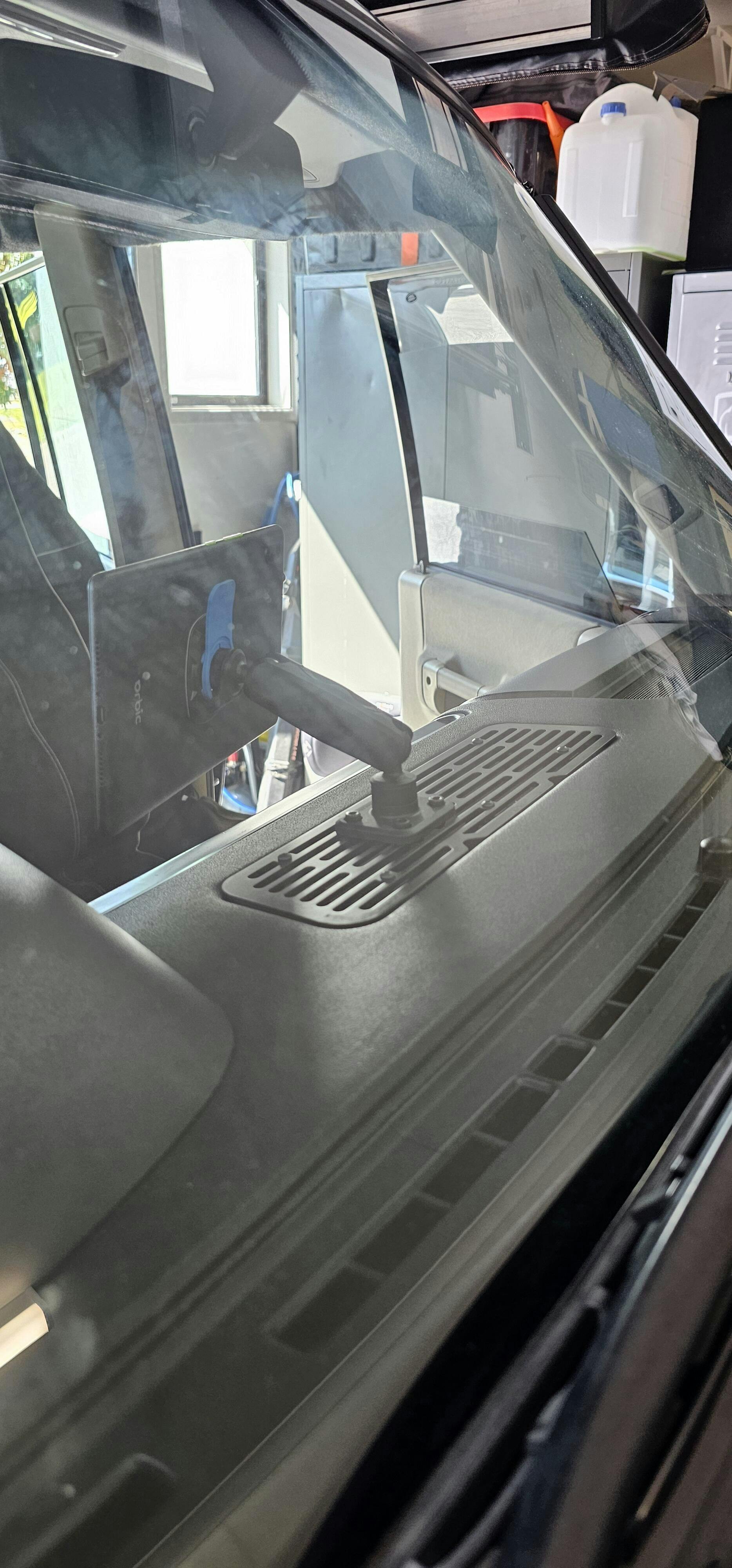 Discovery 1 & 2 AMPS Dash Panel - For mounting phones, tablets, and mo ...