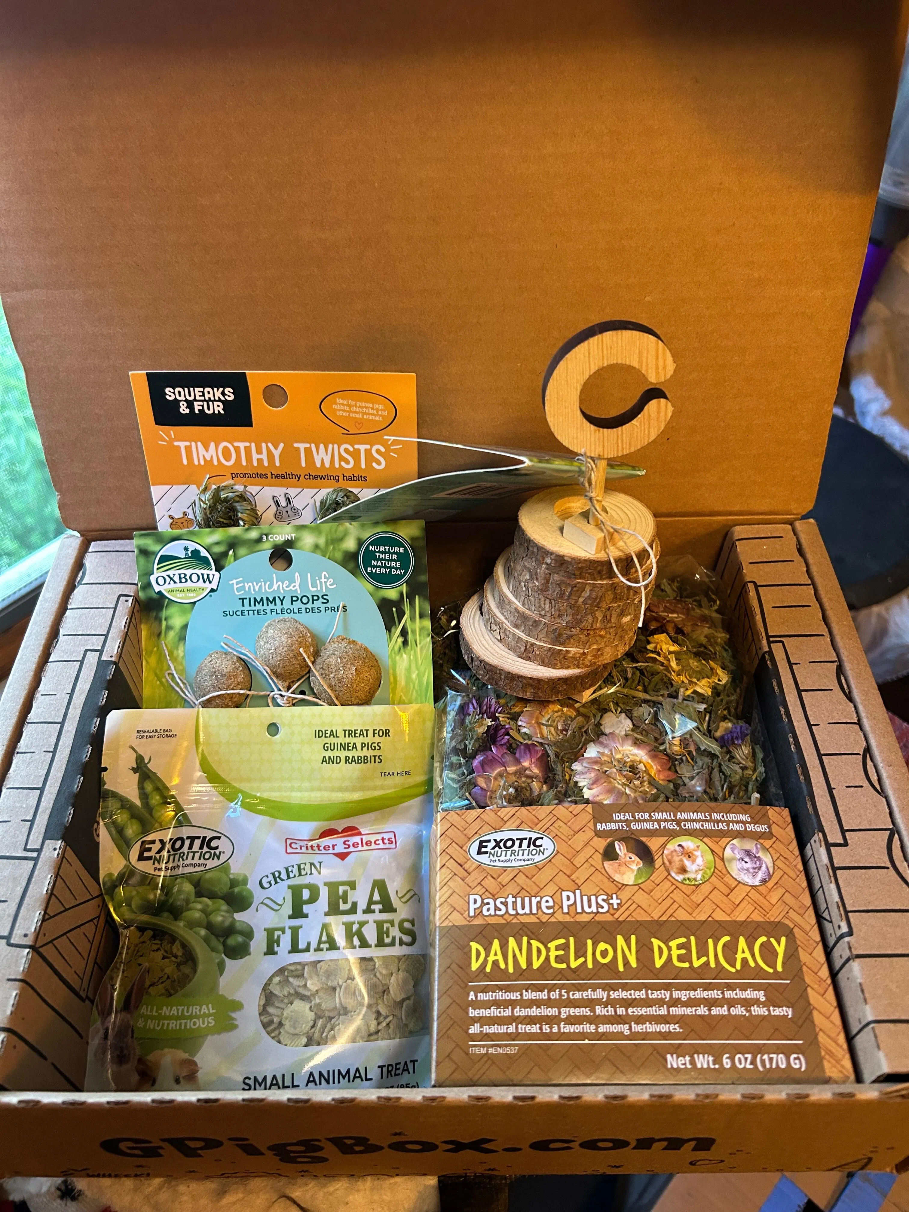 The Lovers Box: 1-2 Guinea Pigs - Monthly Subscription Box | GPigBox