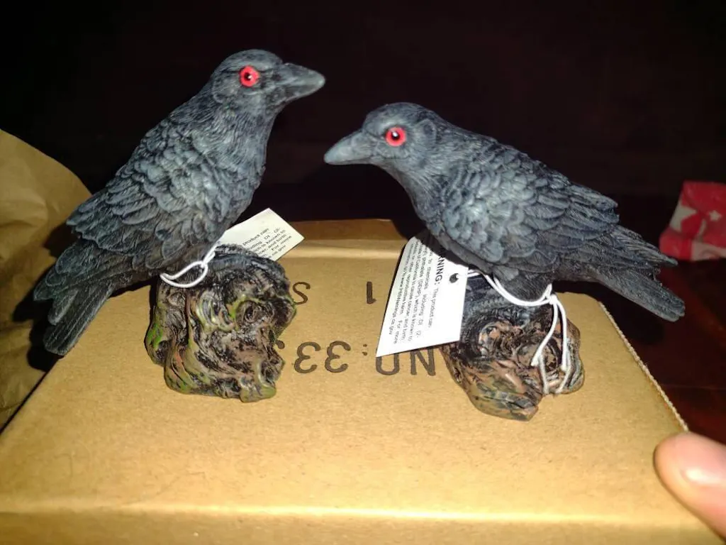 Raven Figurines (Set of 2) – Grove and Grotto