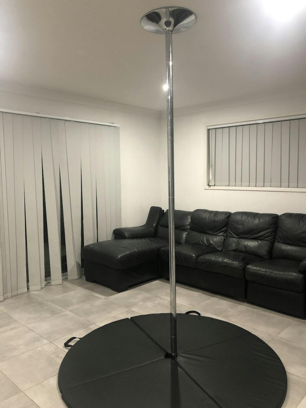 Portable Pole Dancing Set with 160cm Crash Mat - Gym Plus