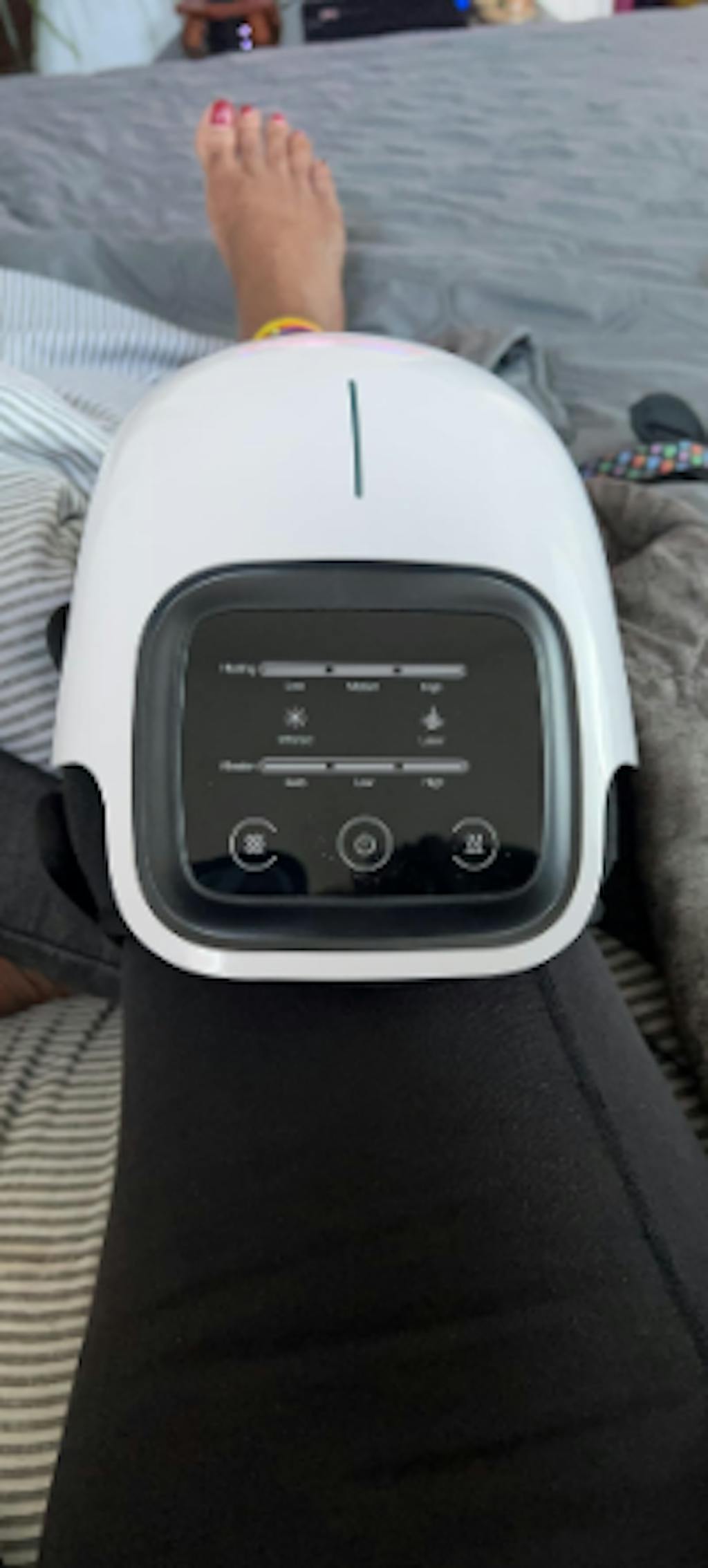 ThermaPro™ 3-in-1 Knie-Massagegerät – Haltungshelfer