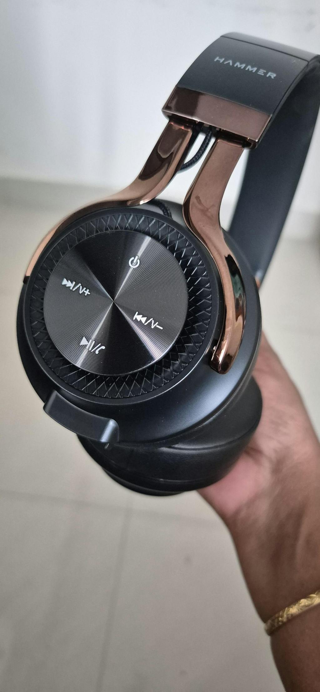 Shop Hammer Bash Over ear Wireless Headphone with mic @ Hammer