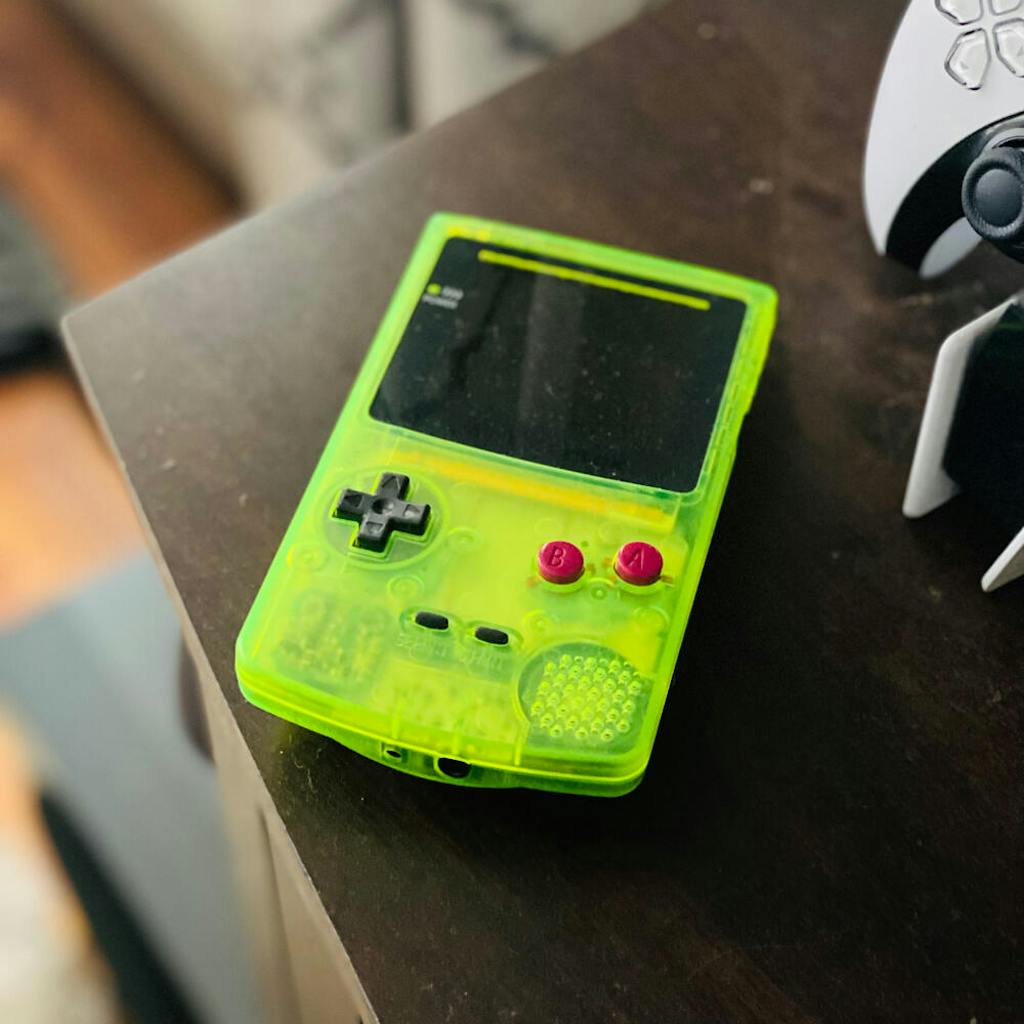 Game Boy Color HDMI mod kit - Play Game Boy on the big screen - Hand ...