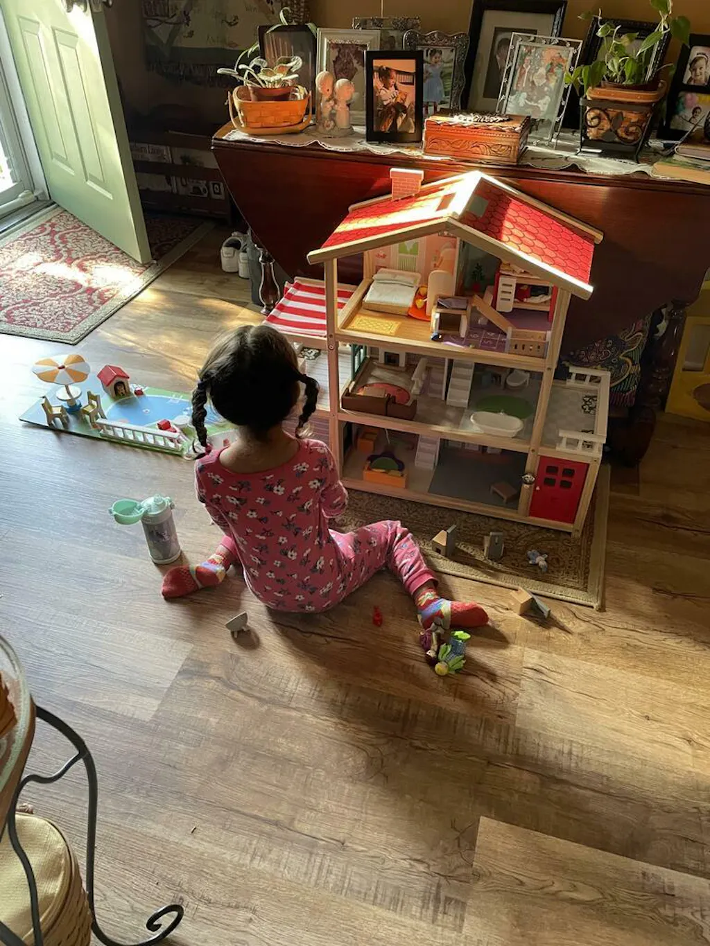 Hape Family Mansion Wooden Dollhouse with Furniture & Dolls – HapeToys