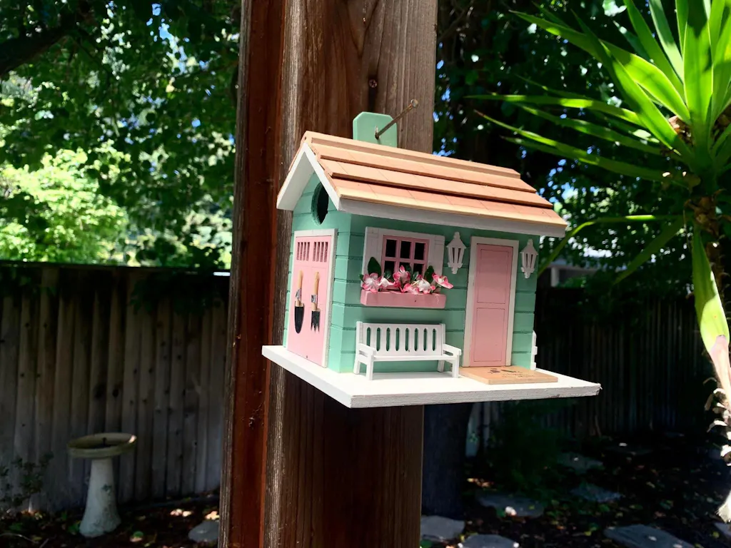 Birdhouse V2 - She Shed – Happy Gardens