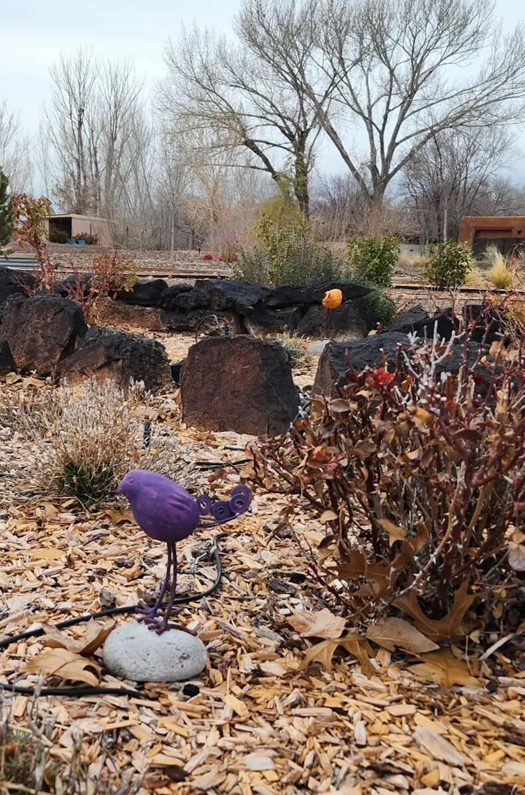 Bird on River Stone Garden Ornament – Happy Gardens