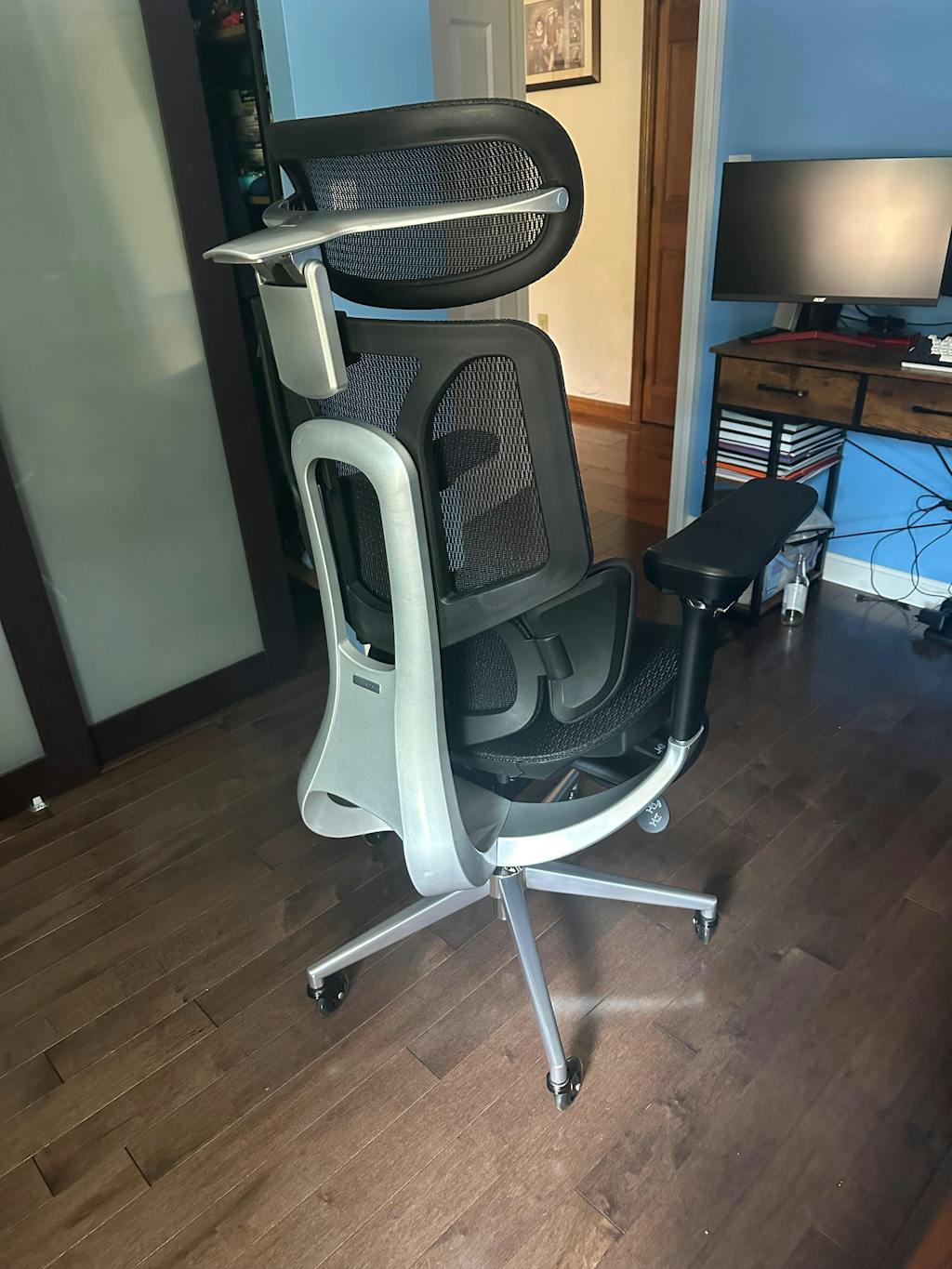 HBADA E3 Pro Ergonomic Chair with Footrest 4D Headrest Support Elegant ...