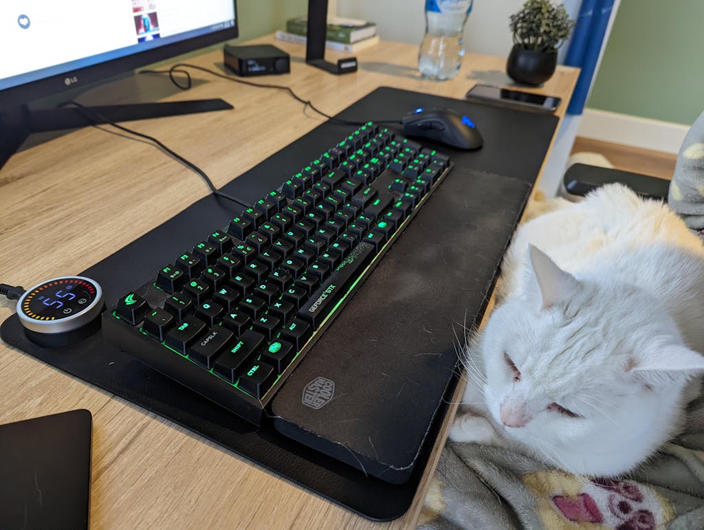 The Desk Hand Warmer - Heatka