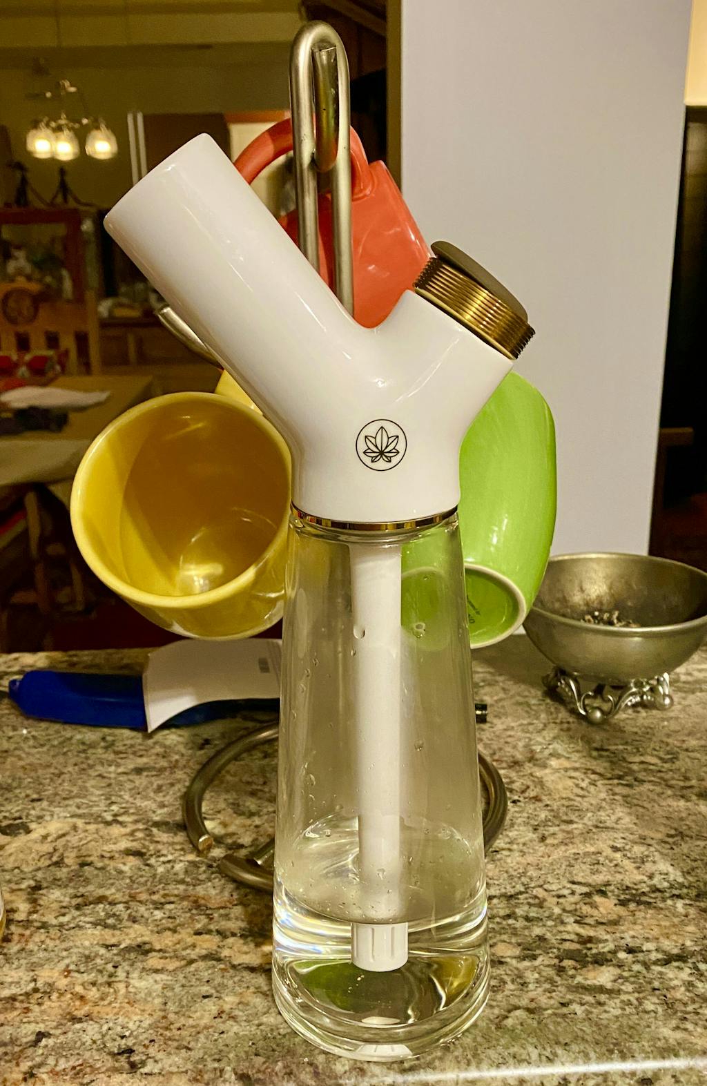 Waterpipe - Evolution of the Classic Water Bong - Heir