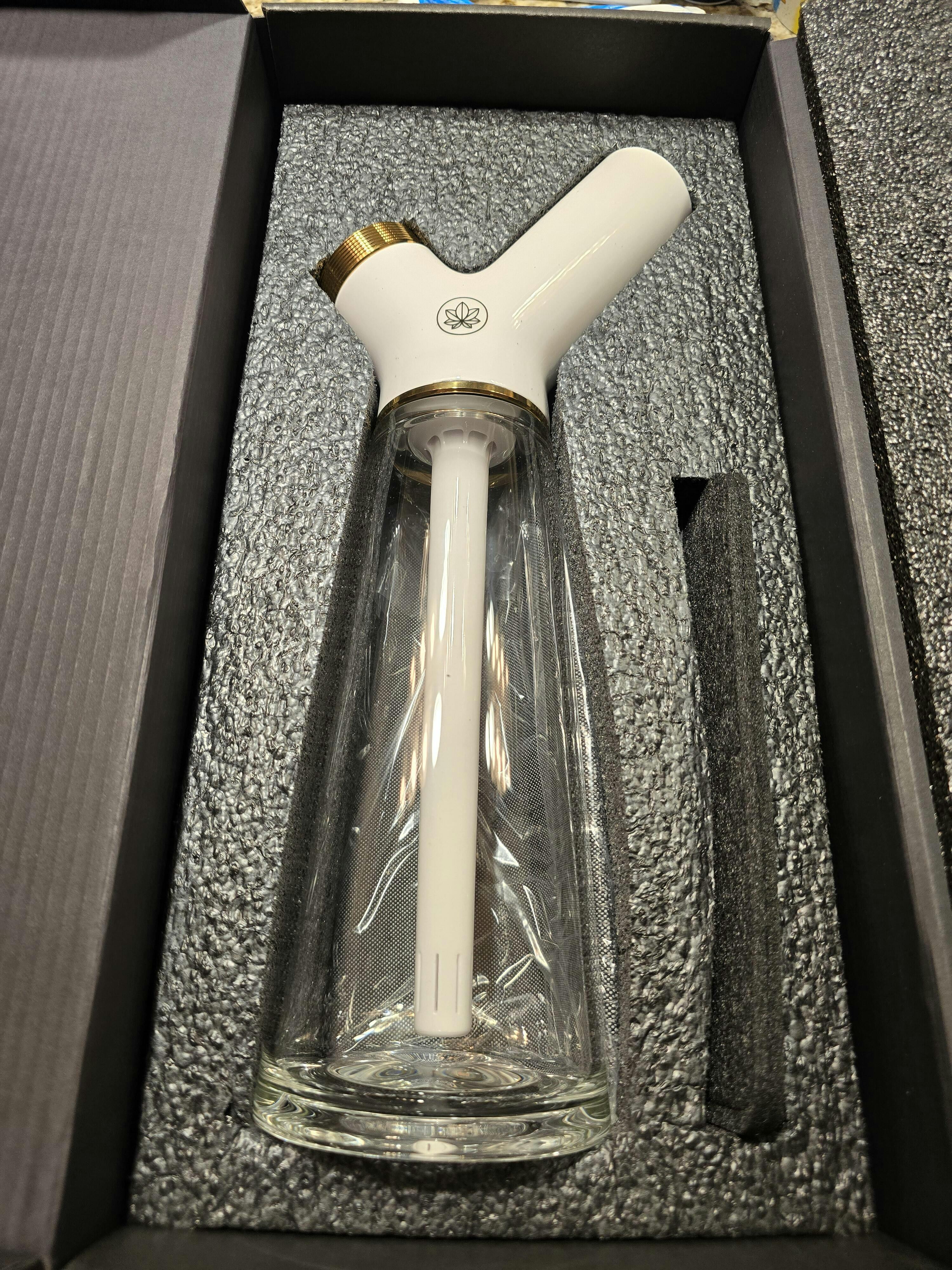 Waterpipe - Evolution of the Classic Water Bong - Heir