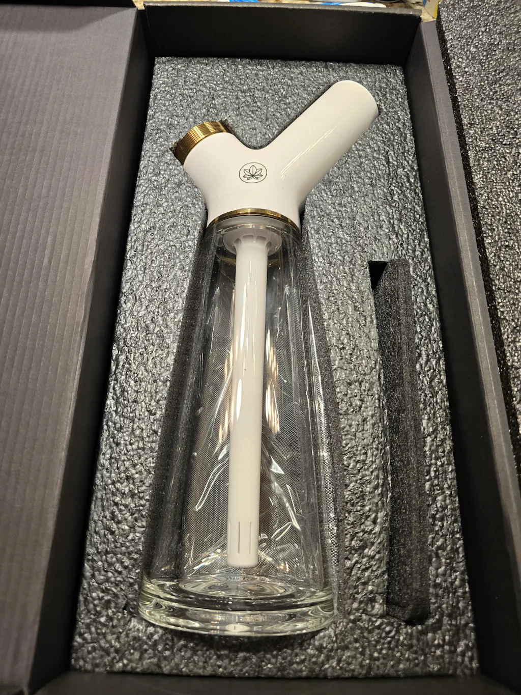 Waterpipe - Evolution of the Classic Water Bong - Heir