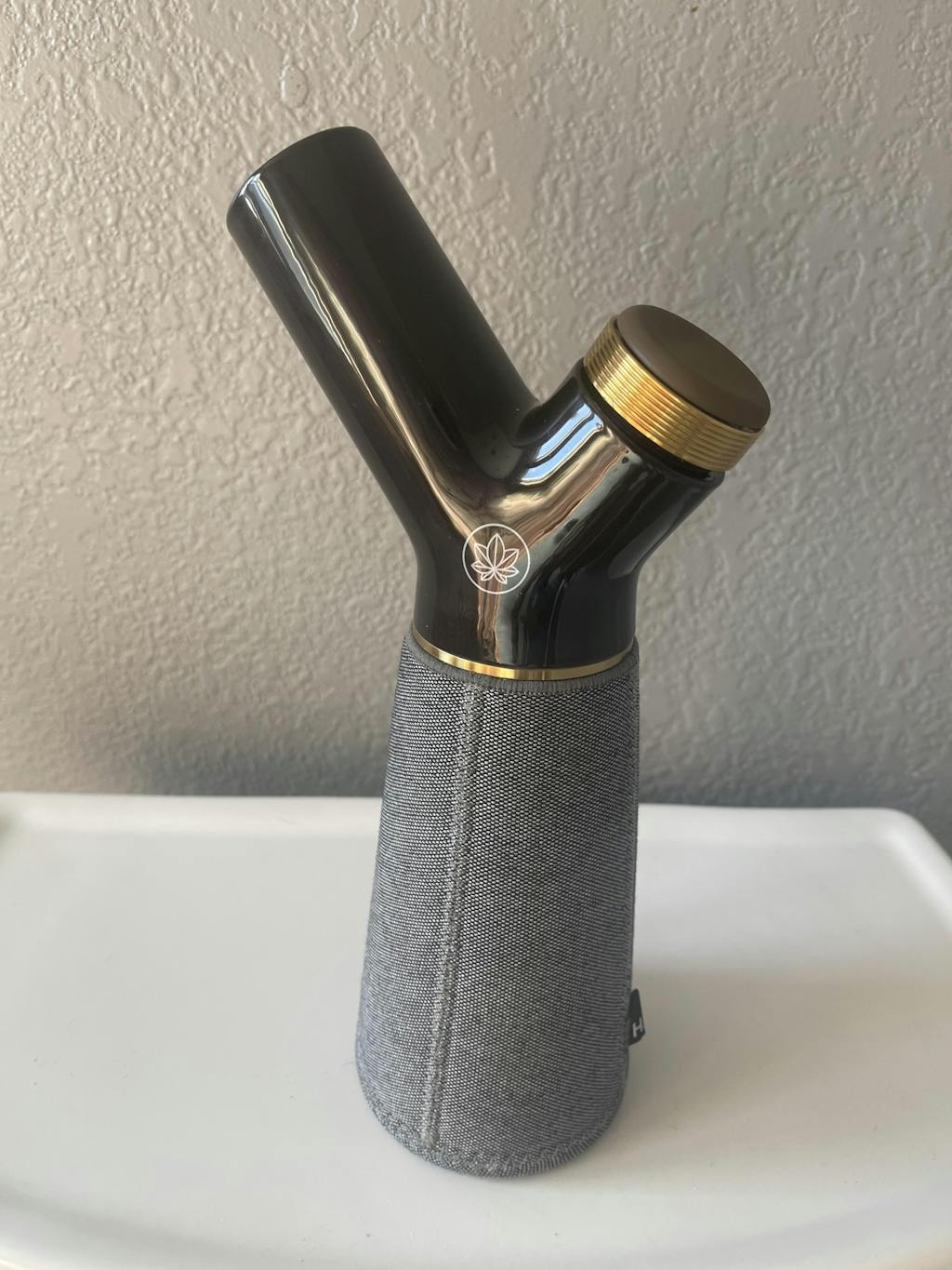 Waterpipe - Evolution of the Classic Water Bong - Heir