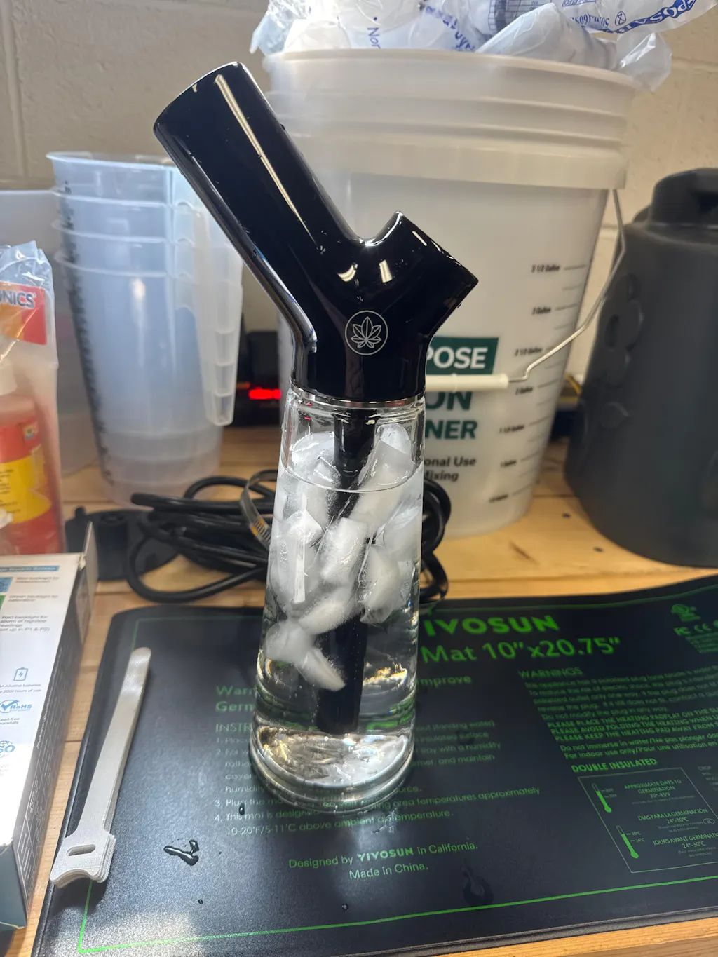 Waterpipe - Evolution of the Classic Water Bong - Heir