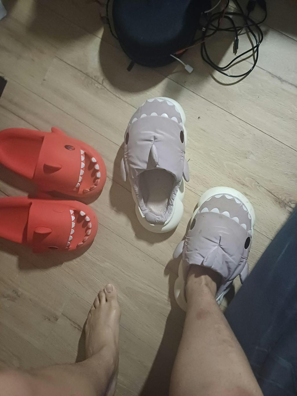 The Original Shark Slides - HelloSlippers Sharkicks™ Basic – Hello Slippers