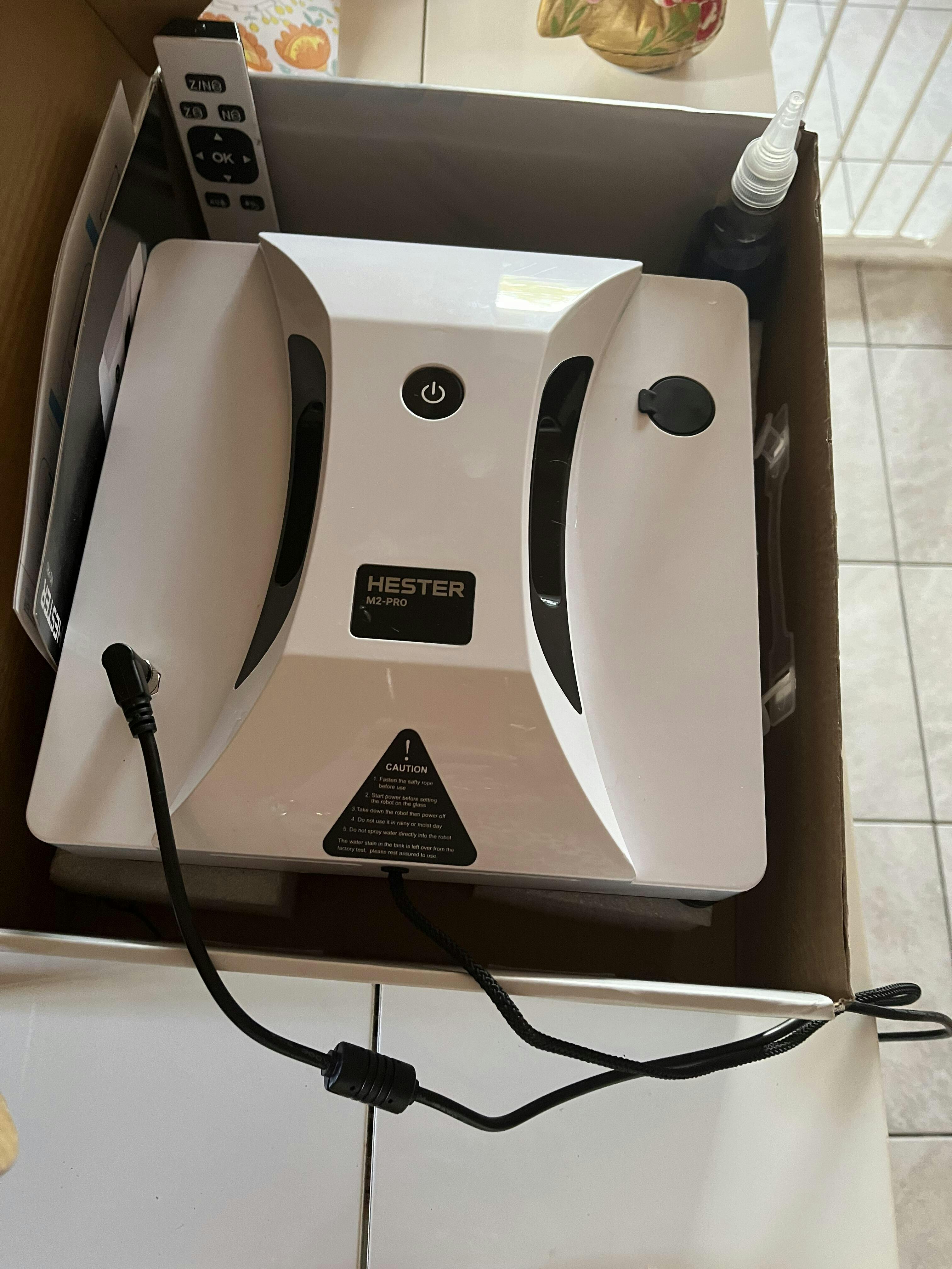 Robot lave-vitres HESTER M2-PRO - Hester Fensterputzroboter Schweiz