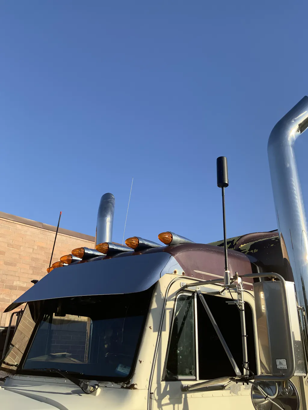 HiBoost Travel 3.0 Truck Signal Booster – All‑Carrier 5G Cellular Boost