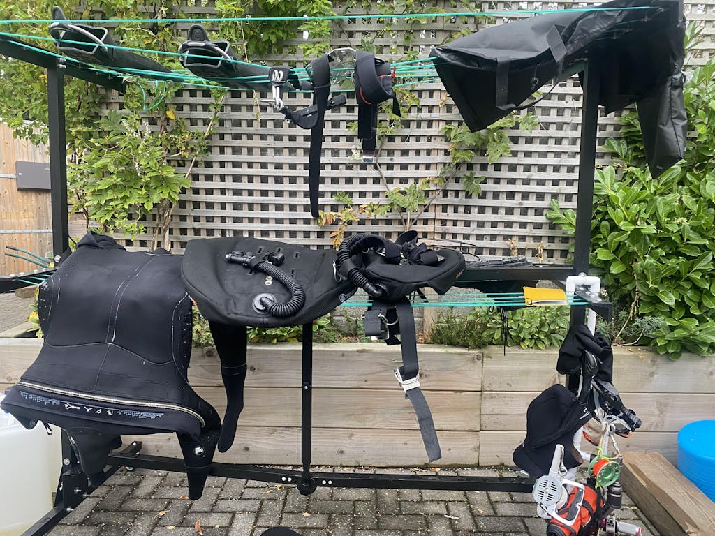 PORTABLE AND RETRACTABLE WASHING LINE (HEAVY DUTY) – High and Dry ...