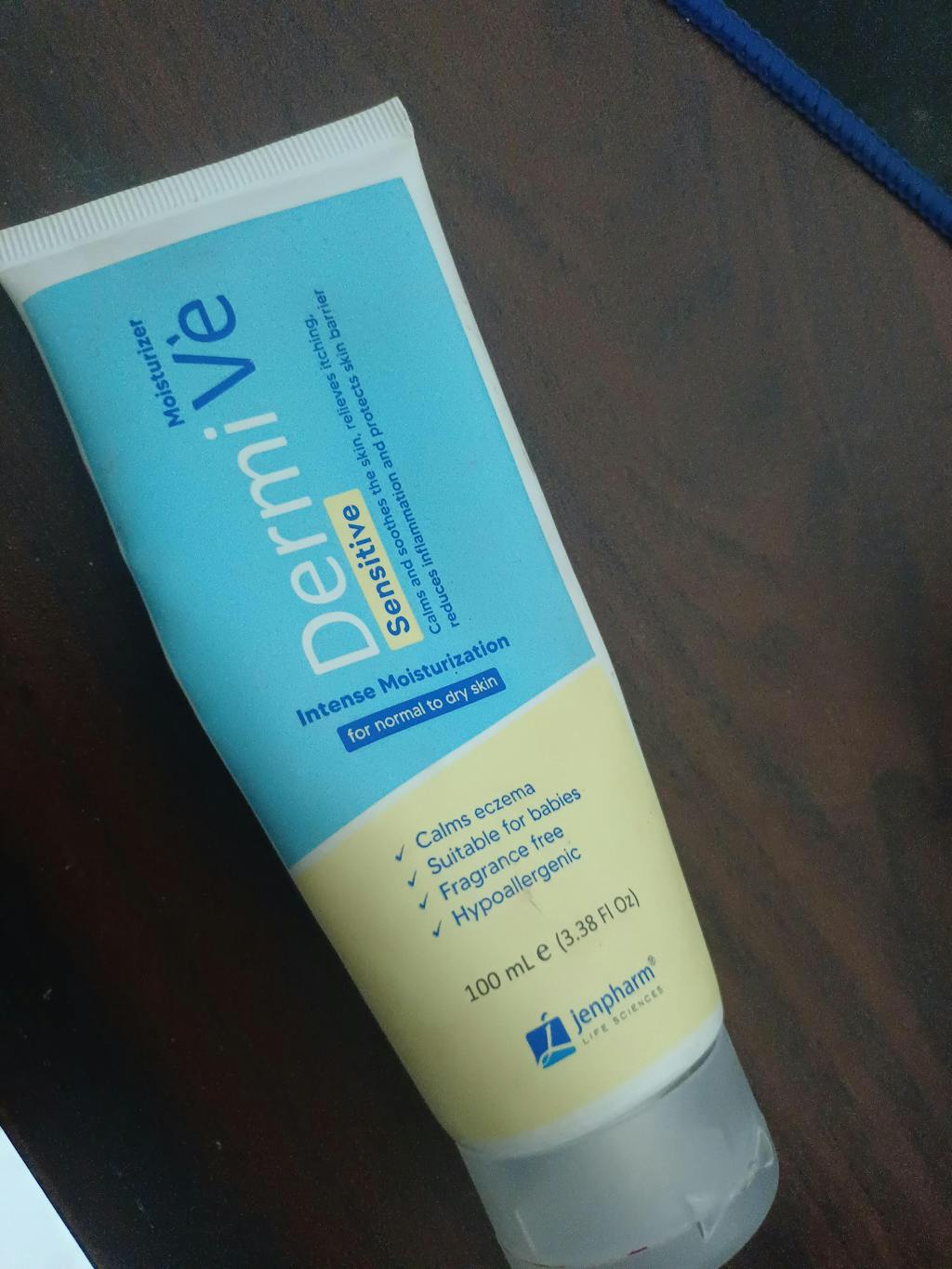 Jenpharm Dermive Moisturizer Sensitive For Normal To Dry 100ml – Highfy.pk
