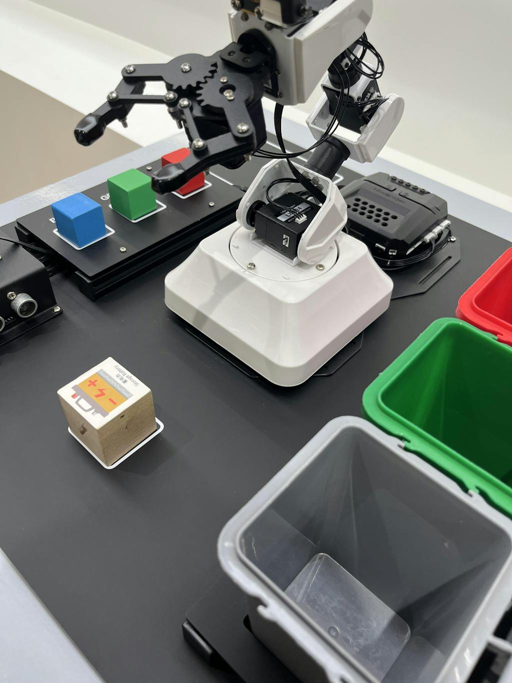 Hiwonder AiArm Vision Robot Arm Kit for Education Demonstration Suppor