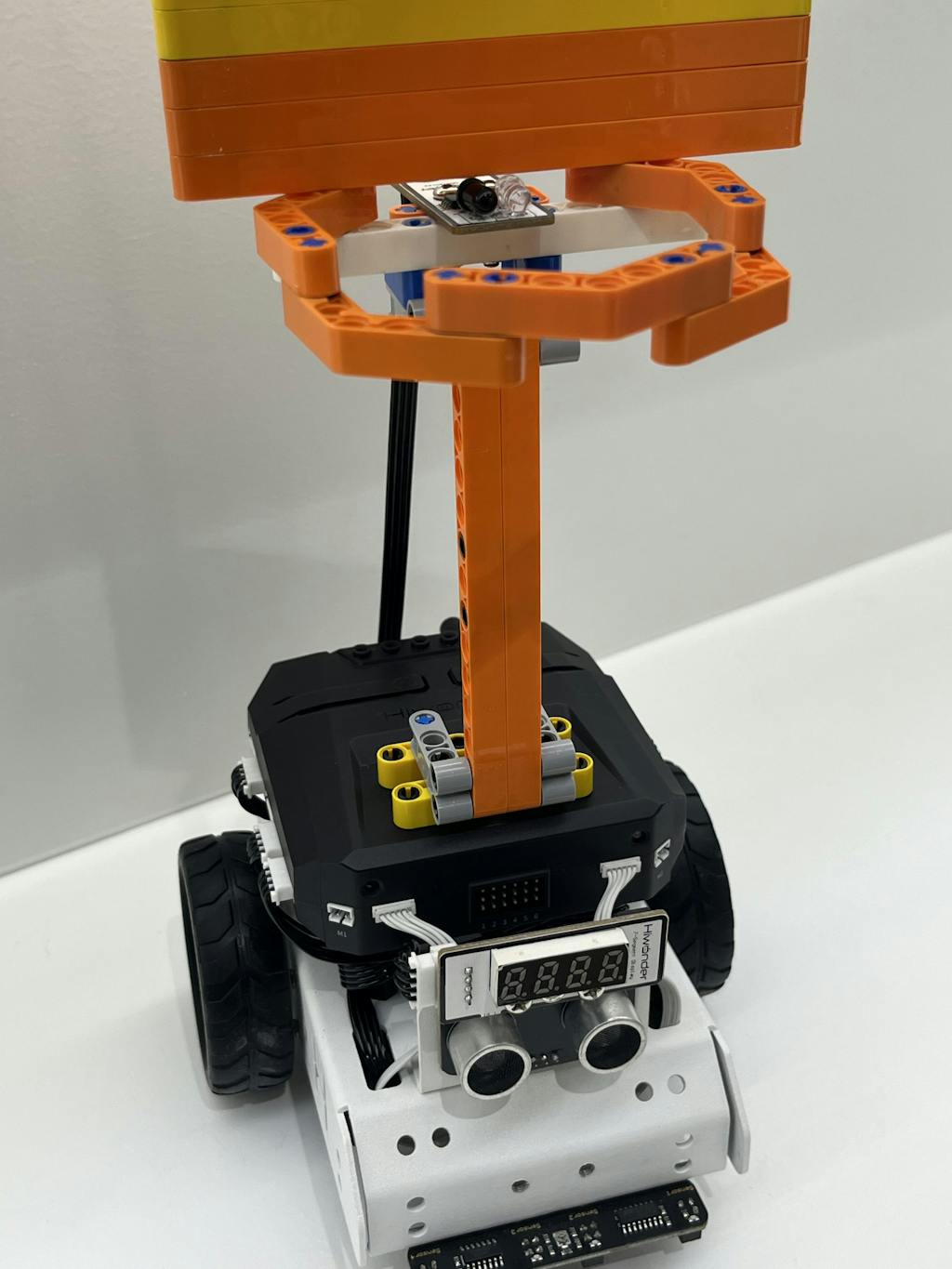 Hiwonder AiNova Pro 16-in-1 Programmable Building Robotic