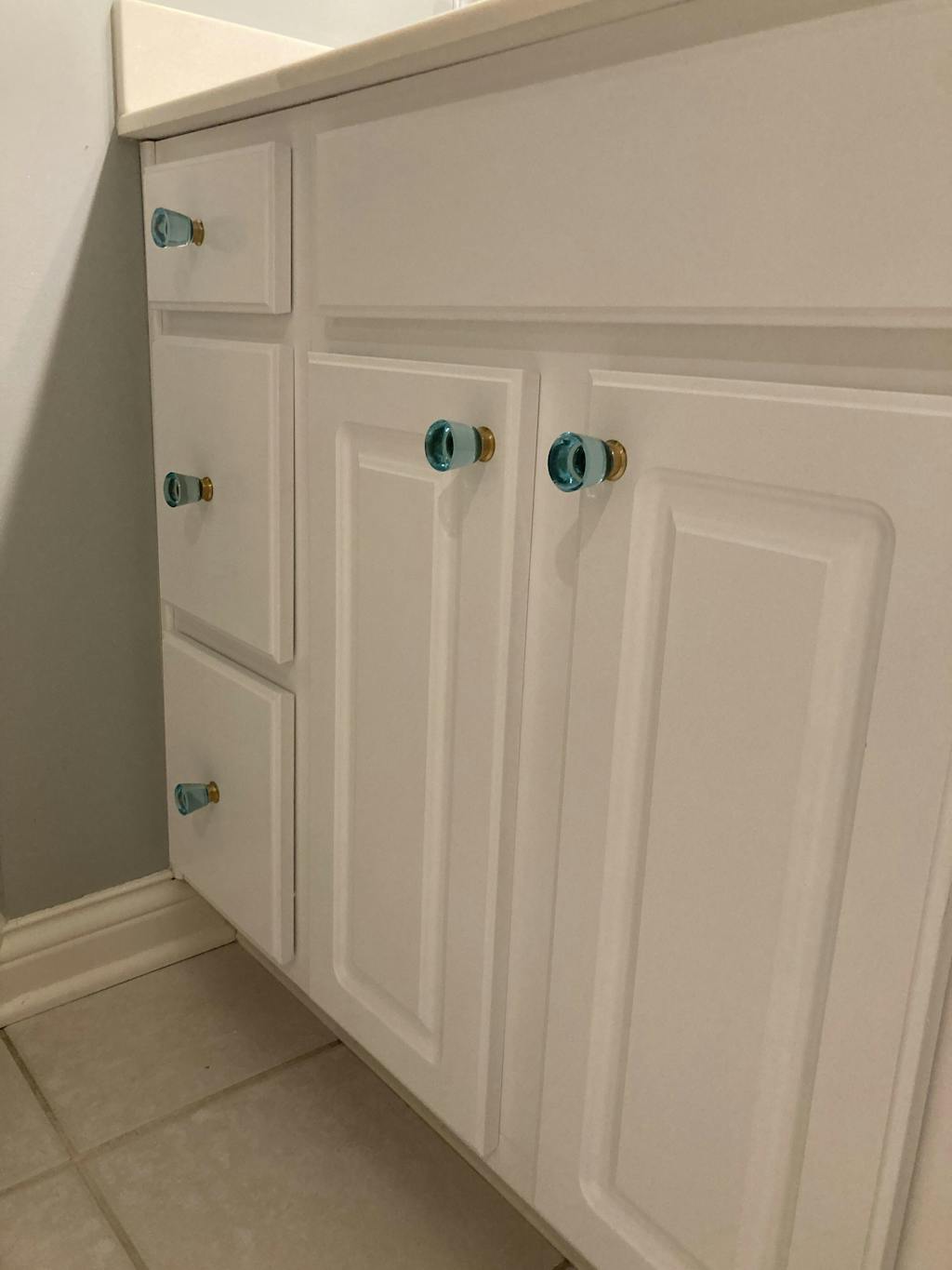 Turquoise Beach Glass Drawer Pulls & Cabinet Knobs - Hooks & Knobs