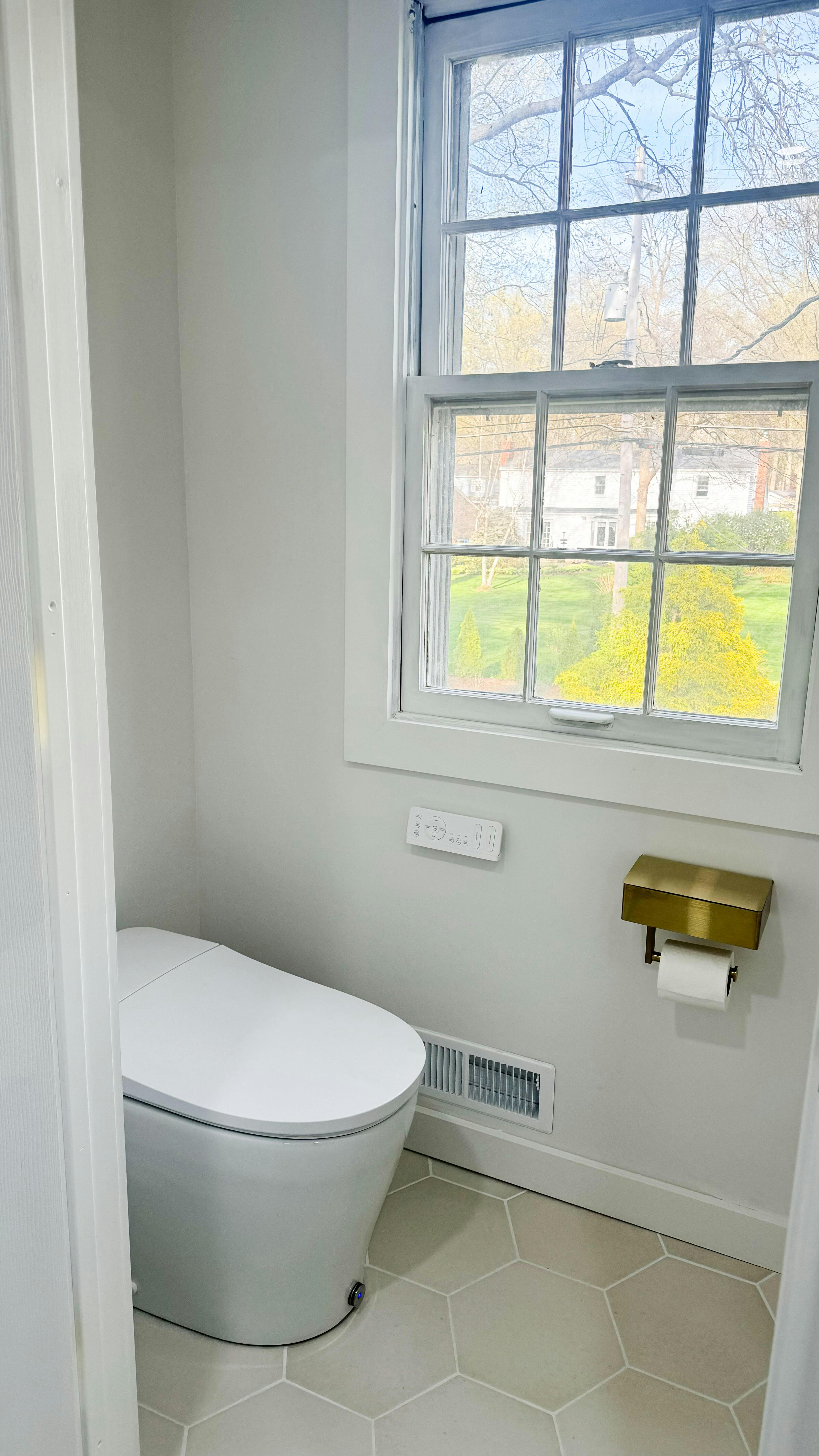 One-Piece Smart Toilet with Bidet | Compact Elongated Toilet - HOROW