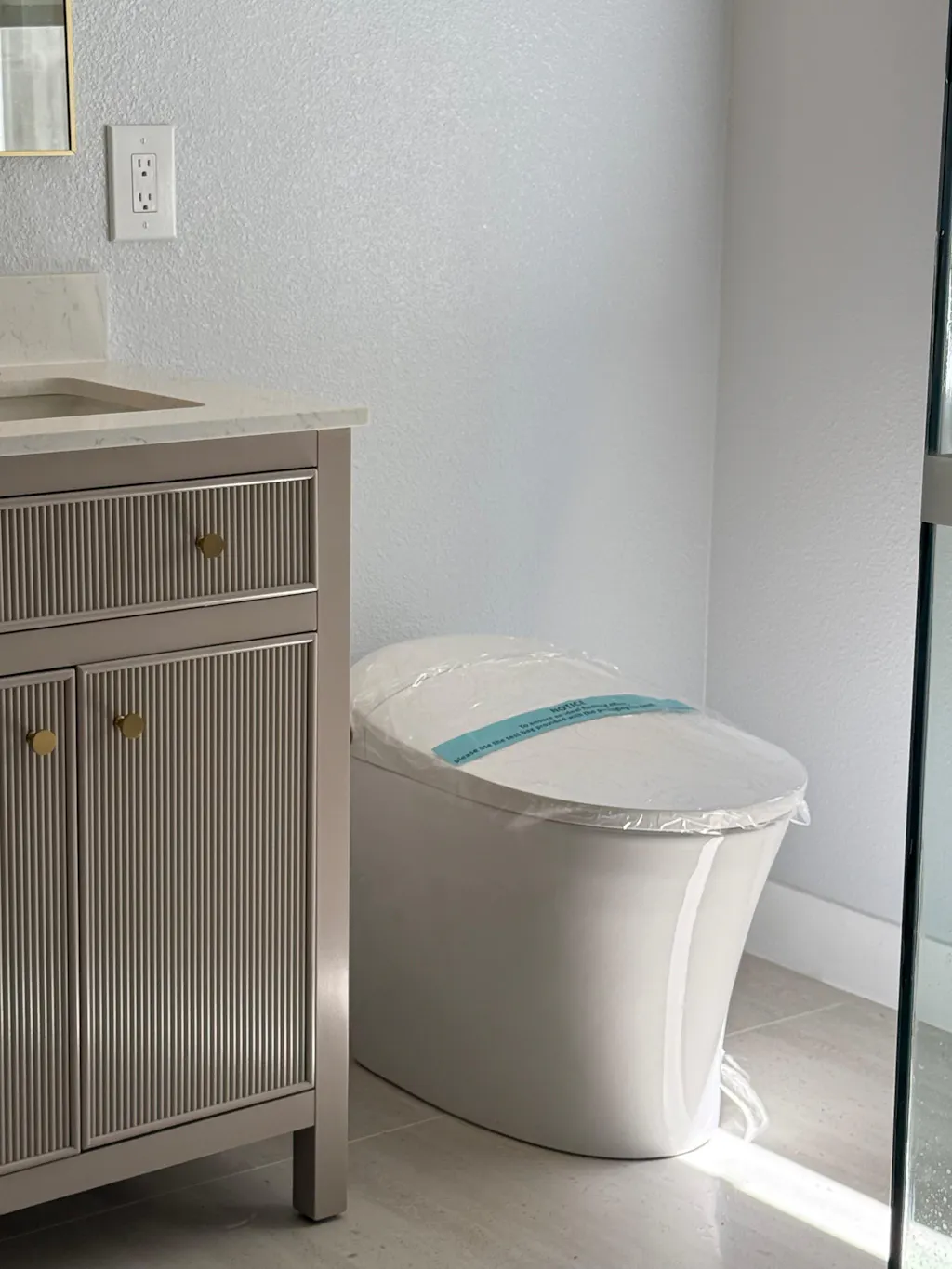 HOROW Smart Toilet With Heated Bidet Dual Flush Toilet Model T16