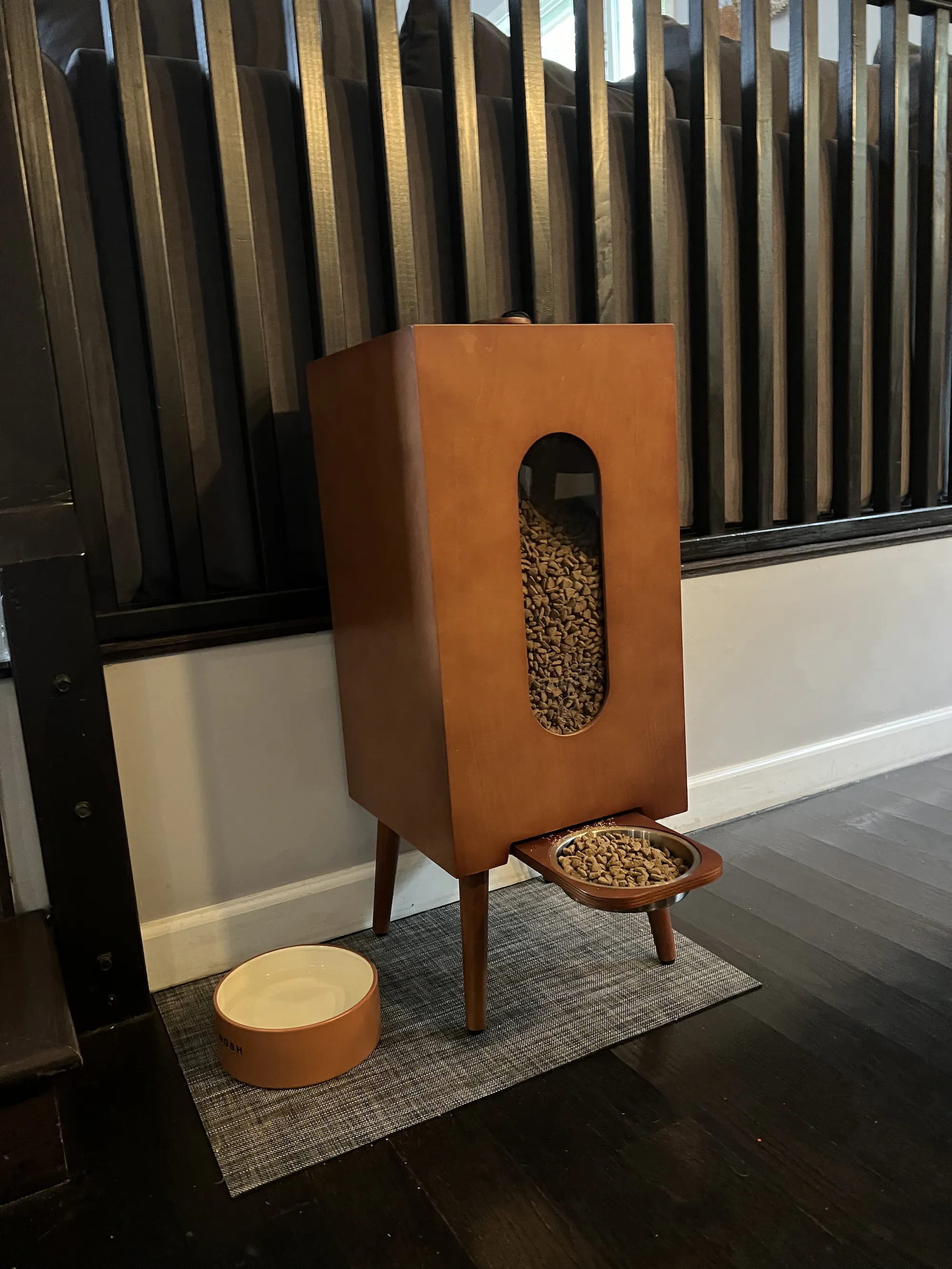 Houndsy Kibble Dispenser