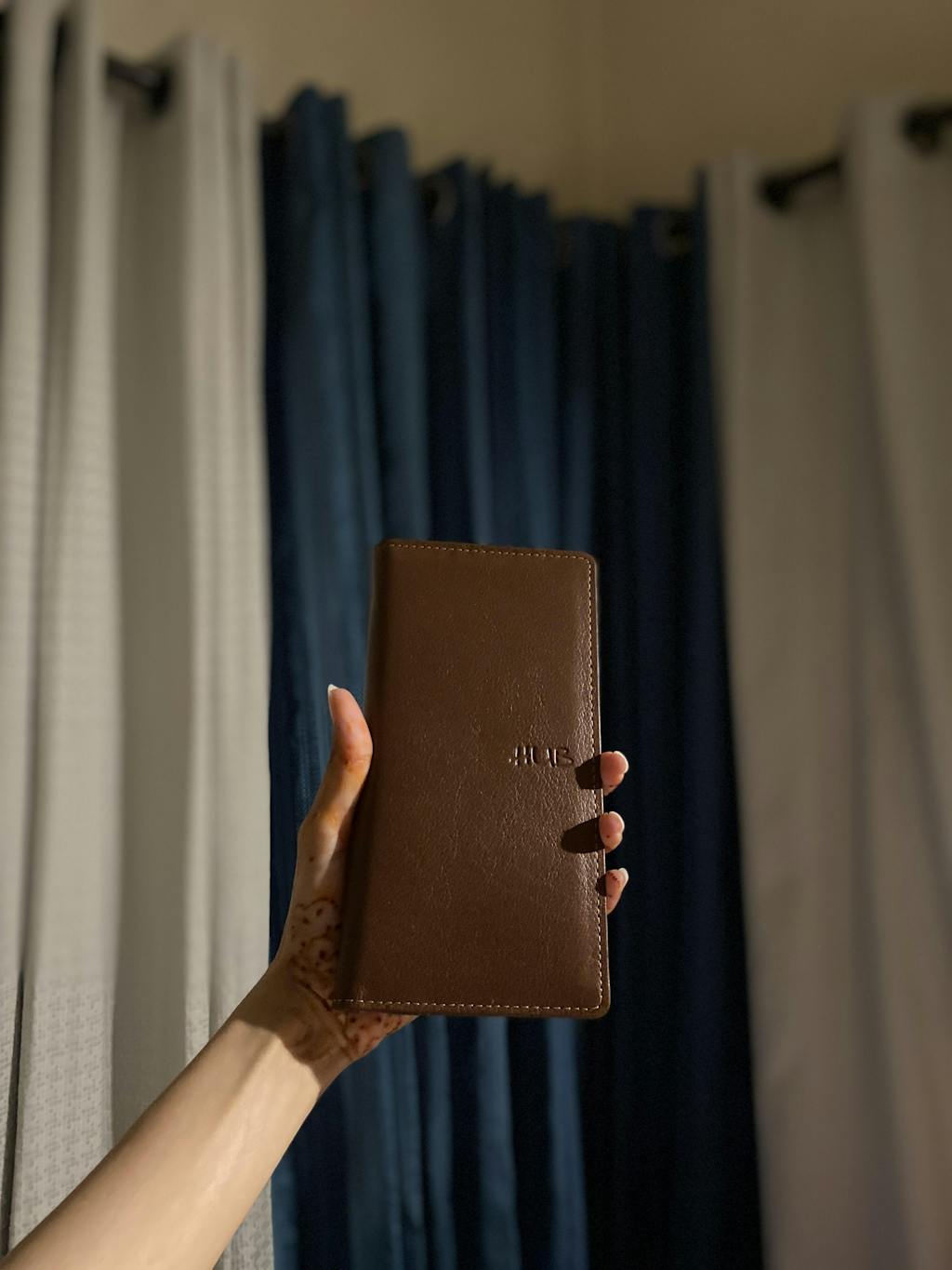 HUB Pakistan | Online Shop | Leather Wallets, Bags, and Accessories