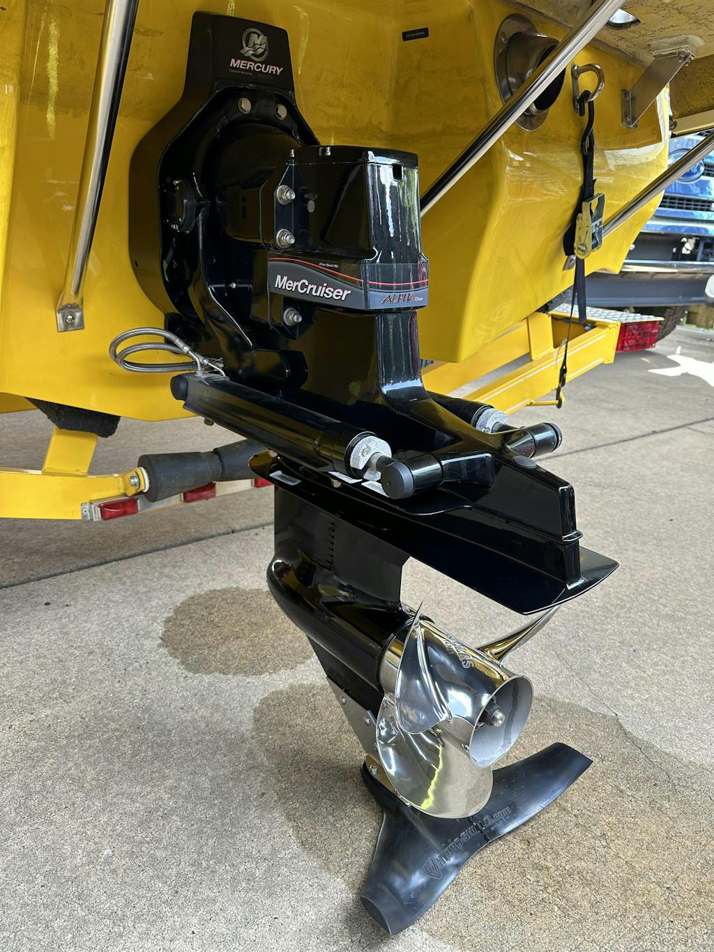 Large Size Fin: 100+ HP, Boats Greater Than 18' – Hydro-Shield