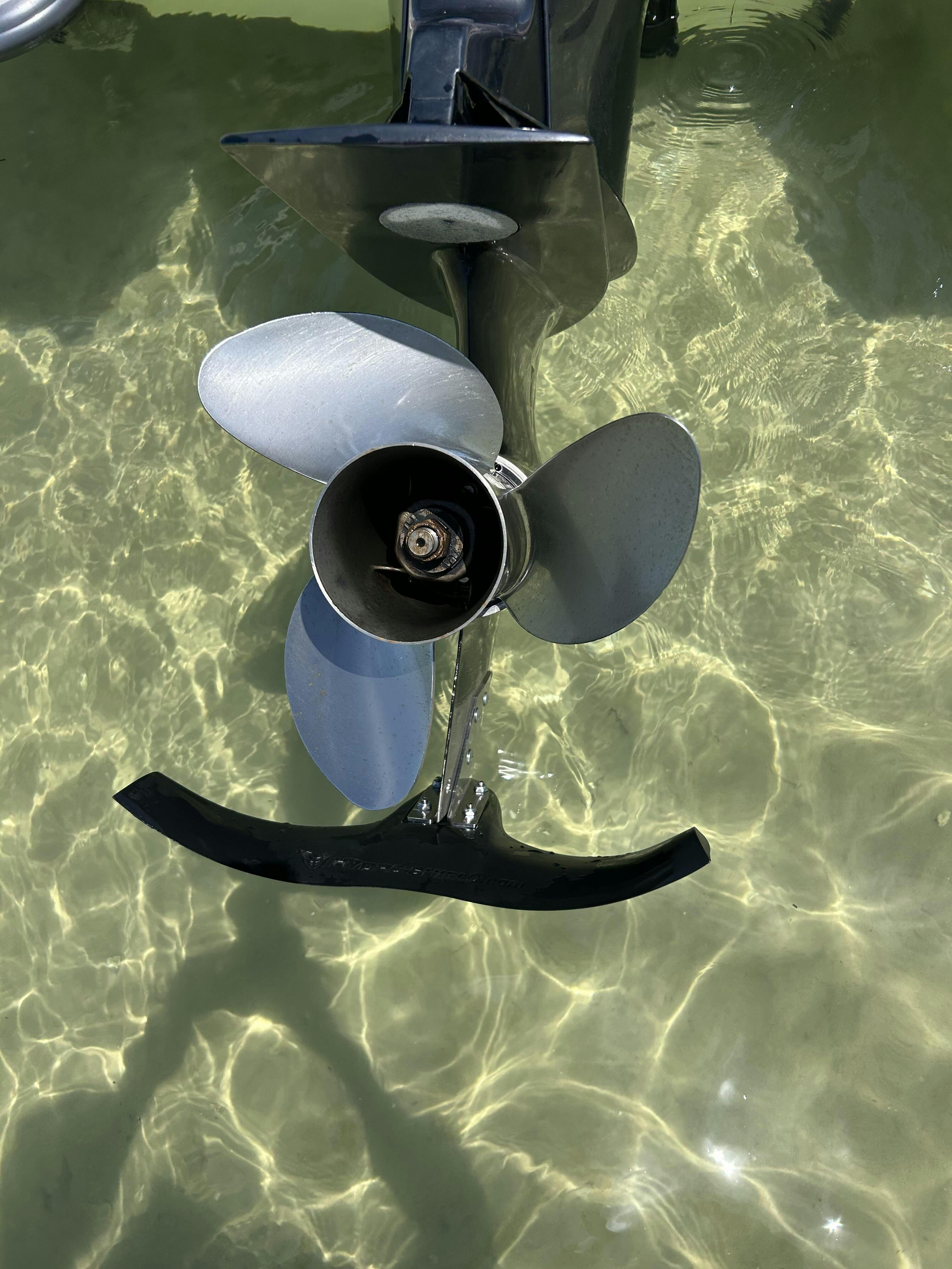 Large Size Fin: 100+ HP, Boats Greater Than 18' – Hydro-Shield