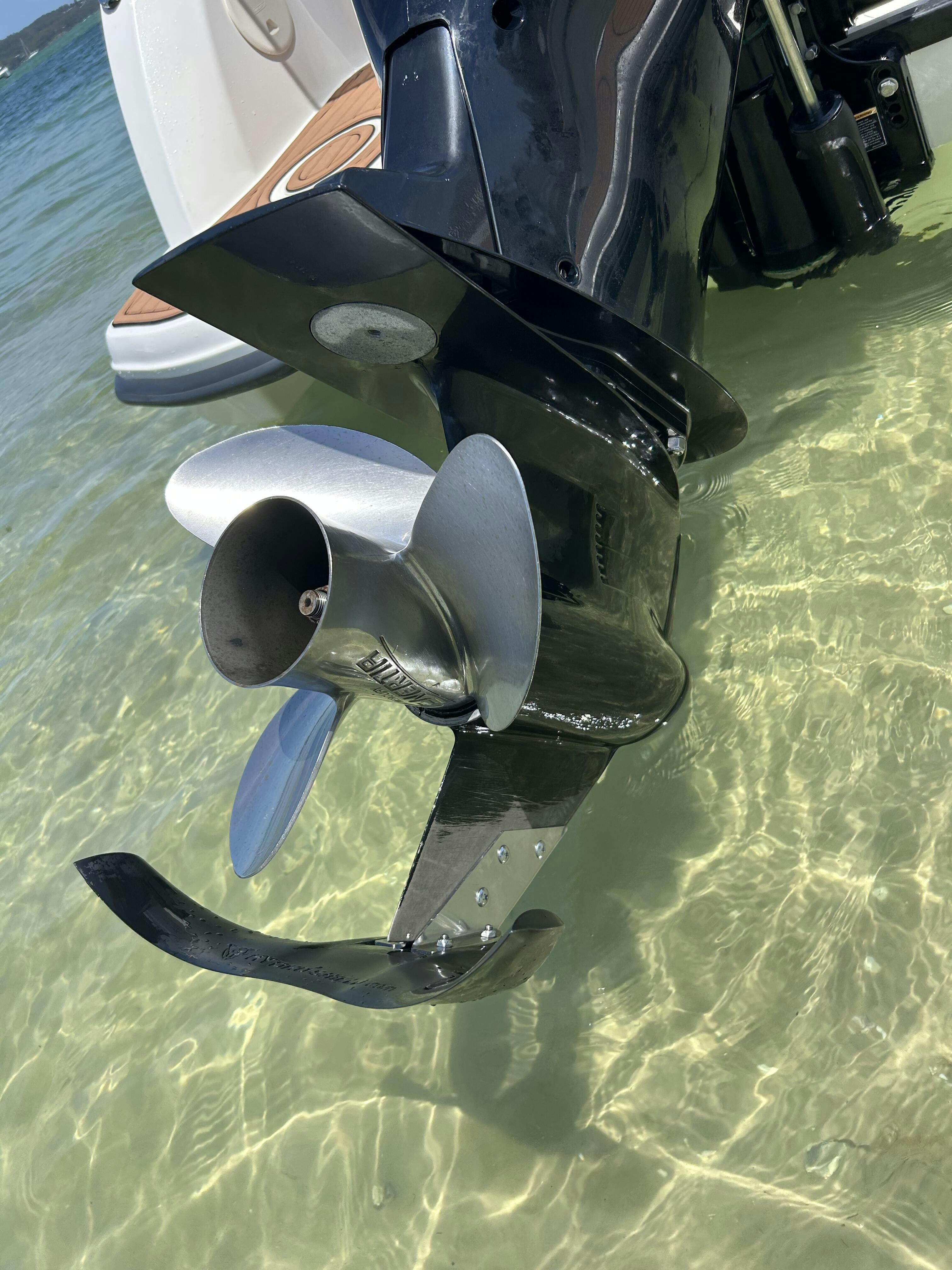 Large Size Fin: 100+ HP, Boats Greater Than 18' – Hydro-Shield