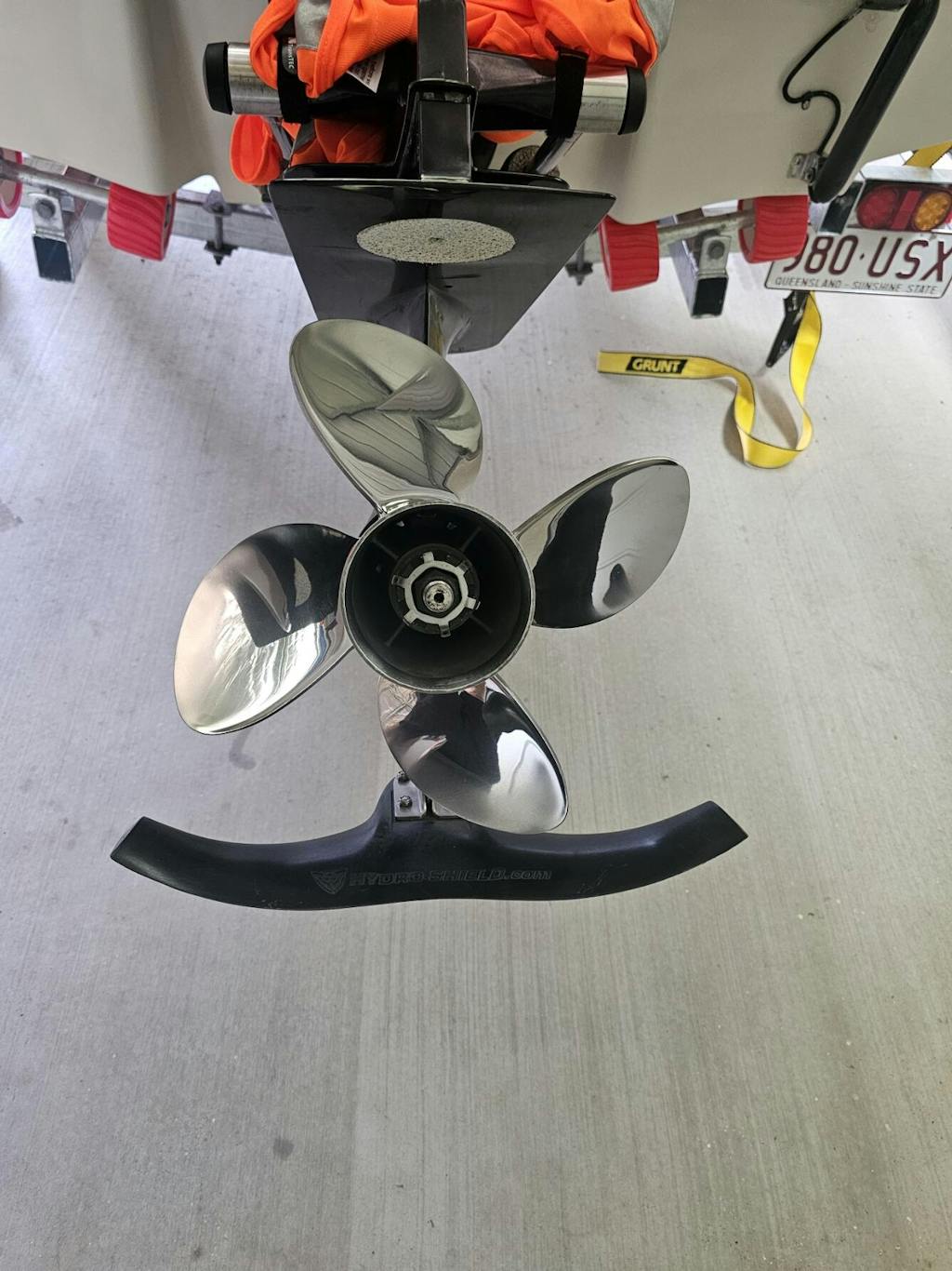 Large Size Fin: 100+ HP, Boats Greater Than 18' – Hydro-Shield