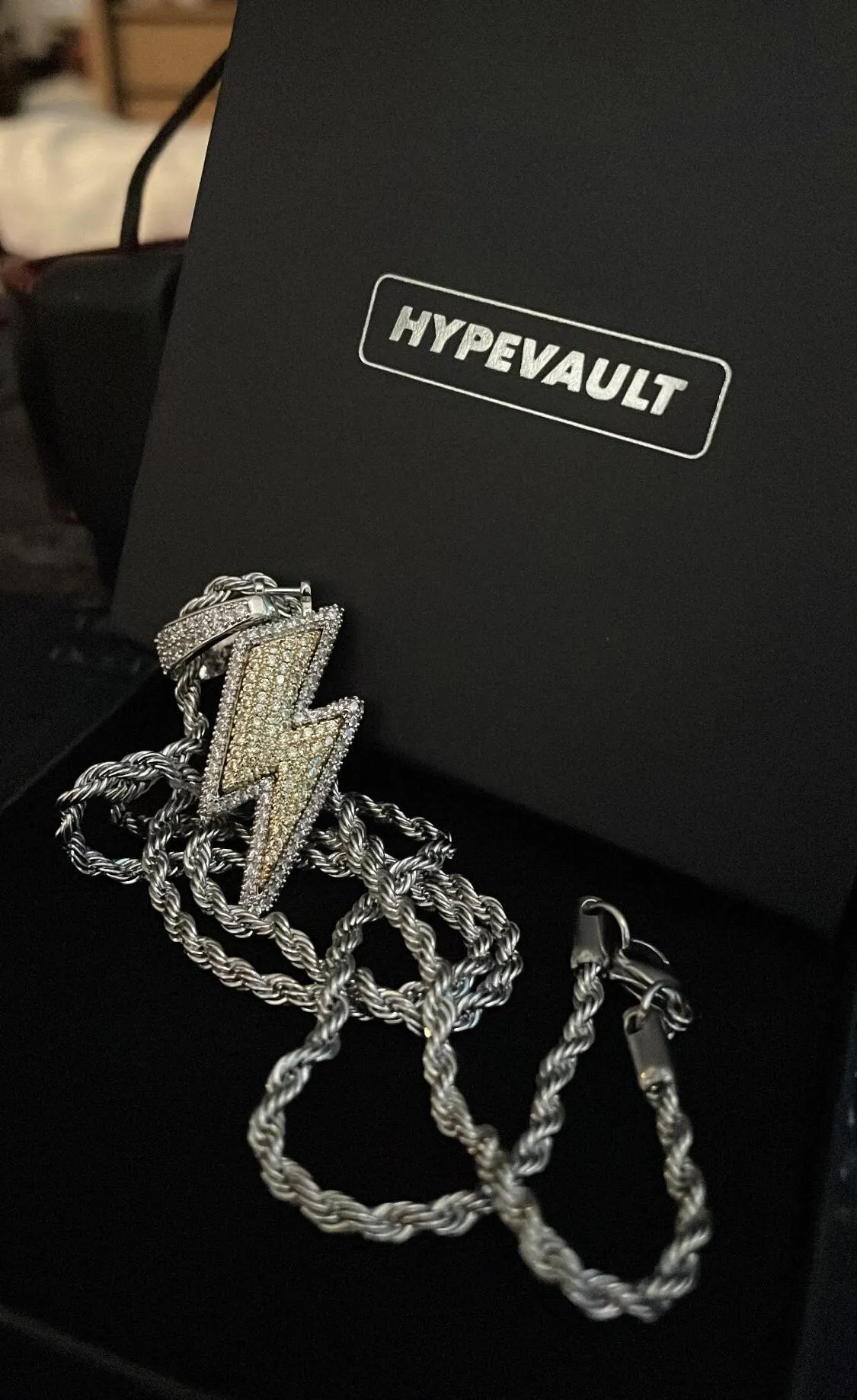 Icy Thunder Chain – HypeVault