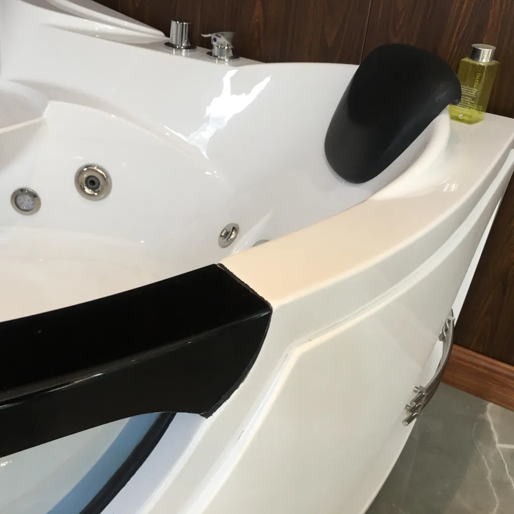 Jetted Tub | 59 Inch Whirlpool Freestanding Triangle Tub, Corner ...