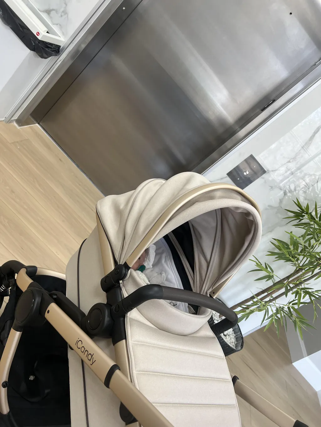 iCandy Peach 7 Stroller, Bassinet & Accessories Bundle - Biscotti