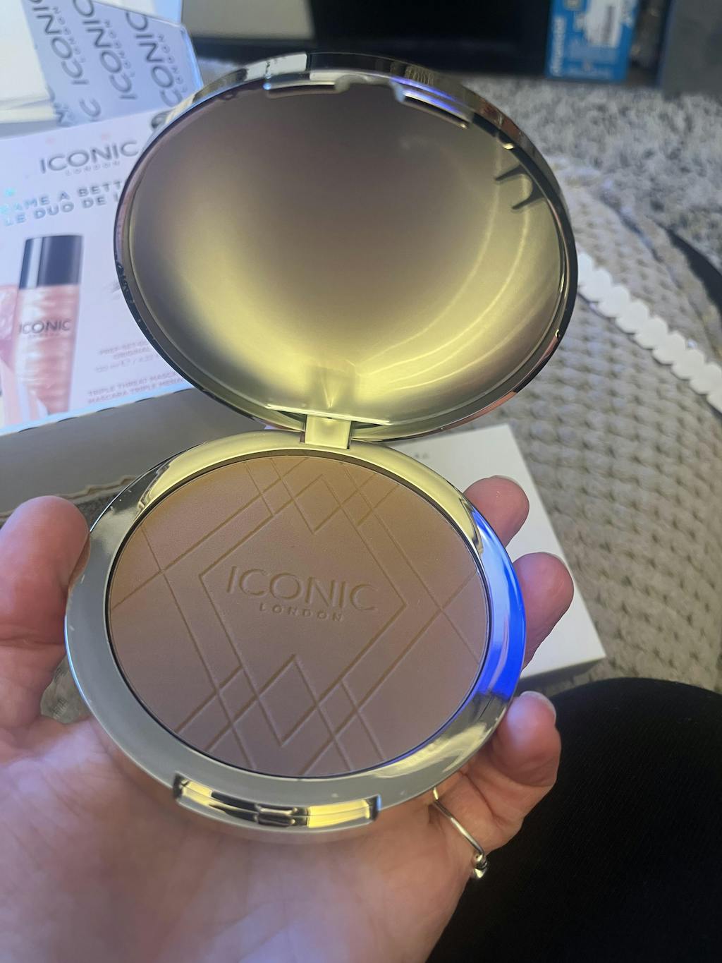Ultimate Bronzing Powder – ICONIC LONDON