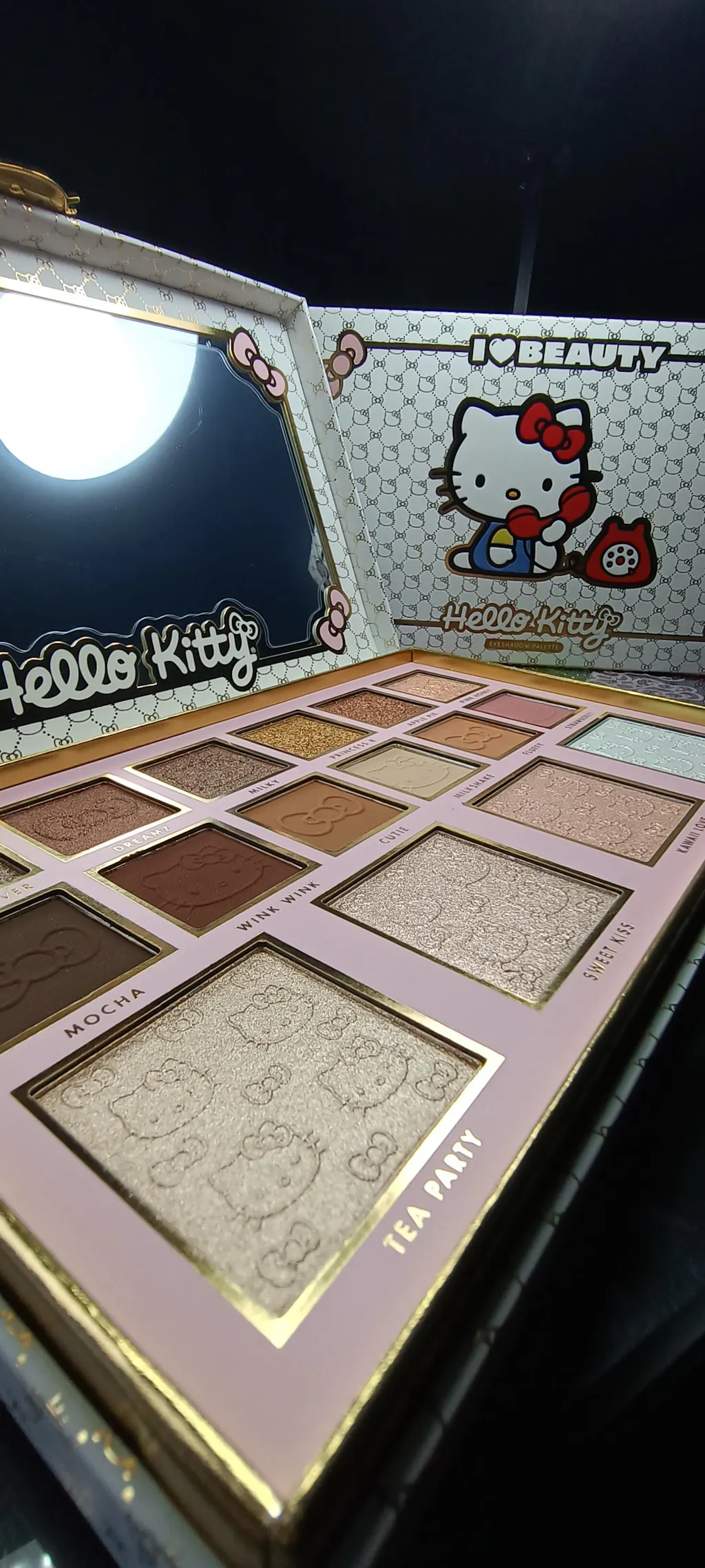 Paleta de Sombras e Iluminadores | Hello Kitty