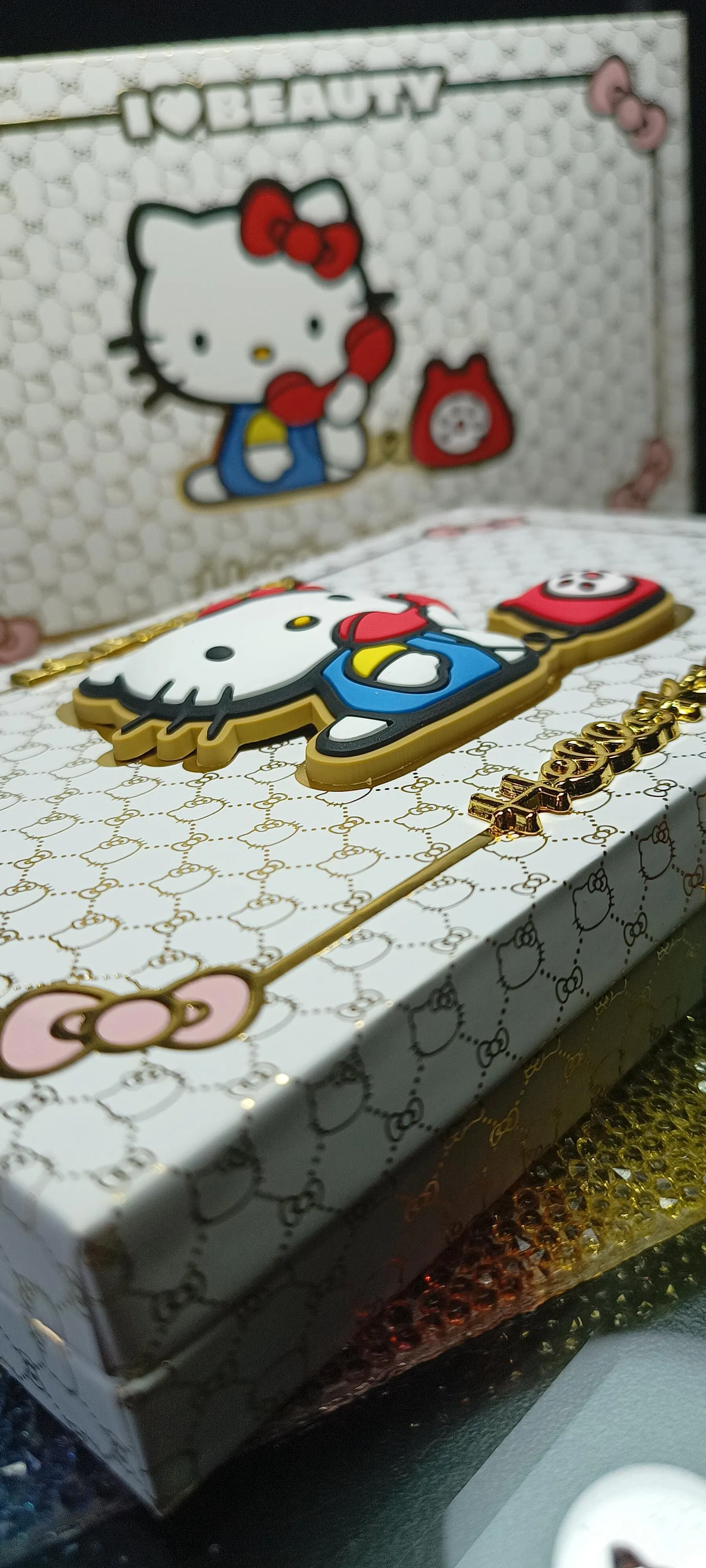 Paleta de Sombras e Iluminadores | Hello Kitty