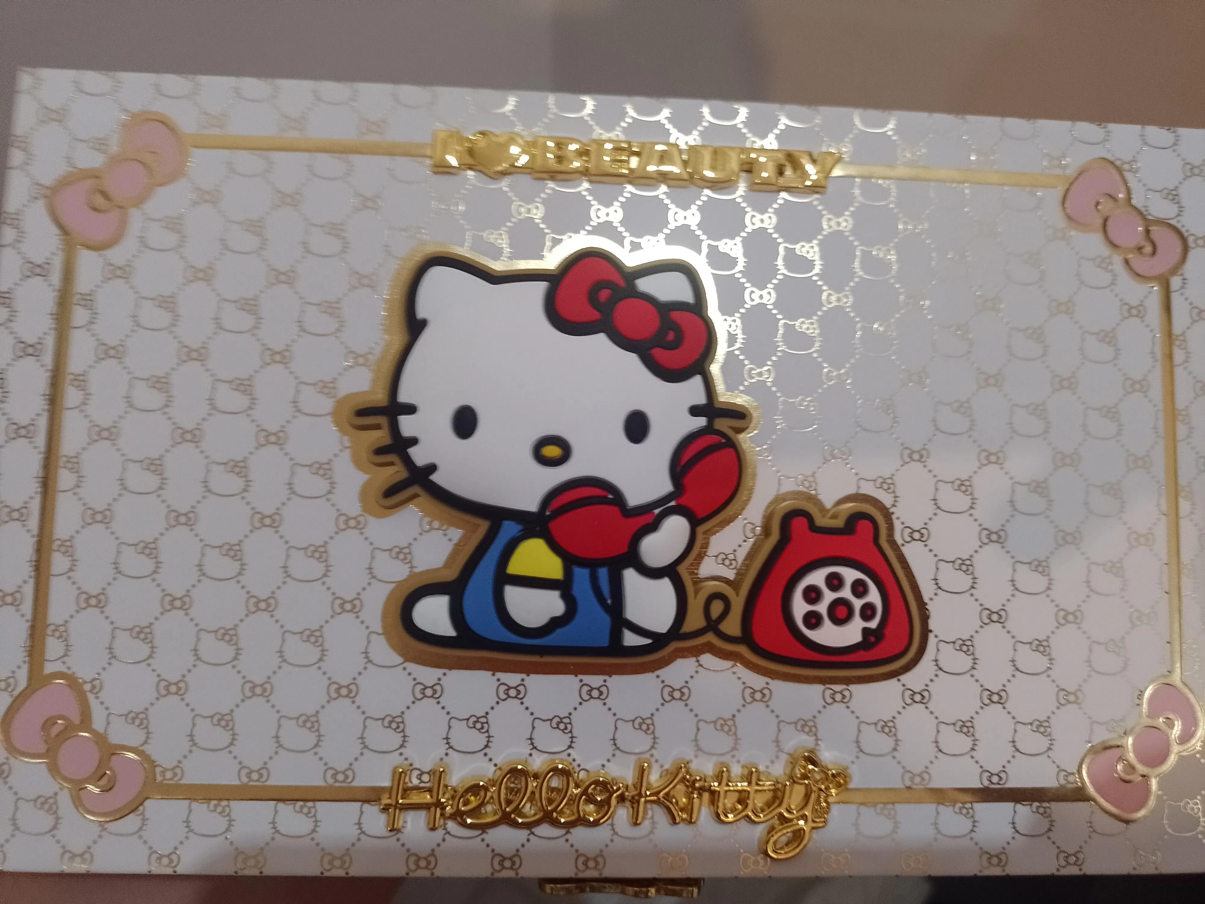 Paleta de Sombras e Iluminadores | Hello Kitty