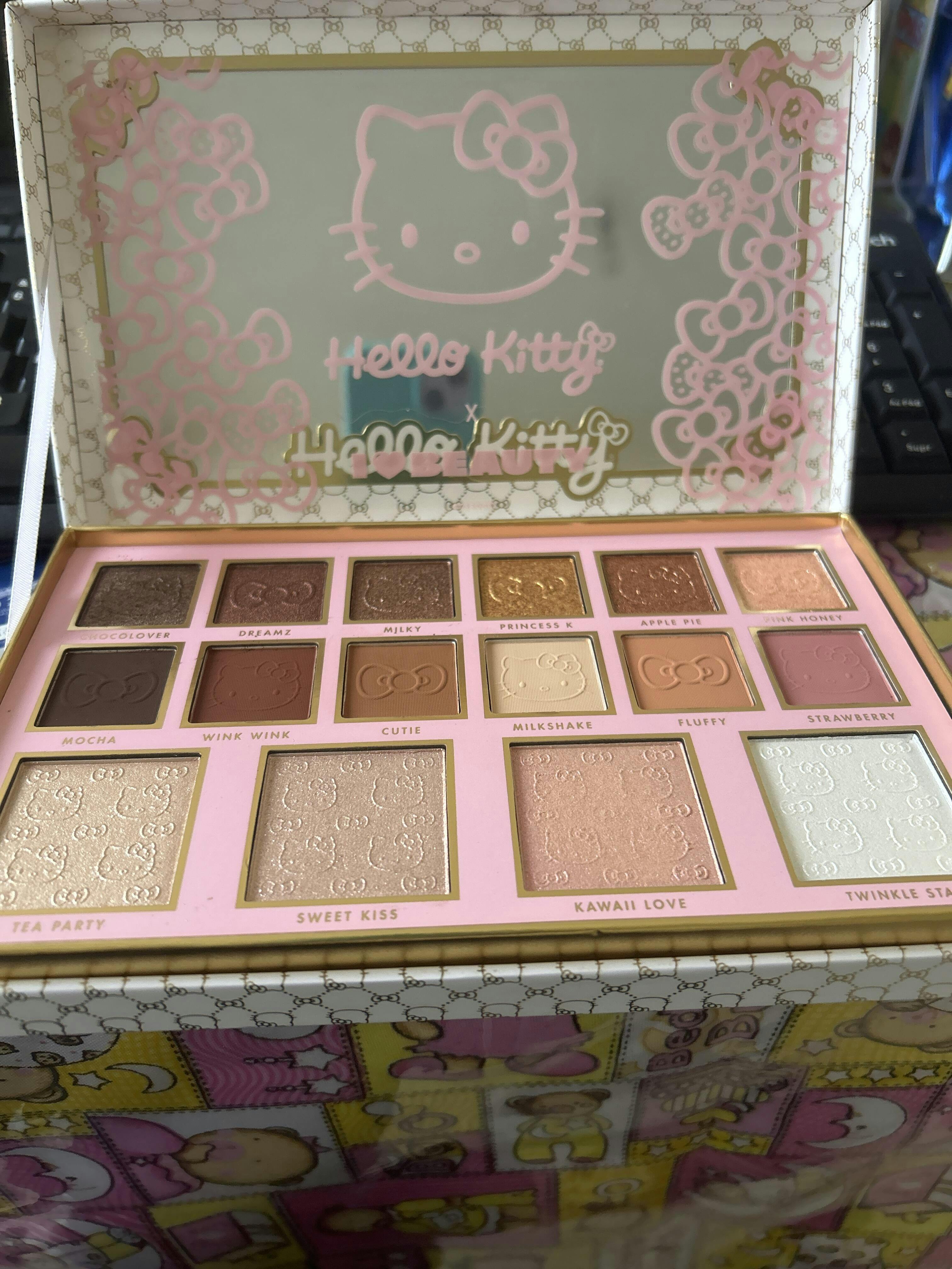 Paleta de Sombras e Iluminadores | Hello Kitty