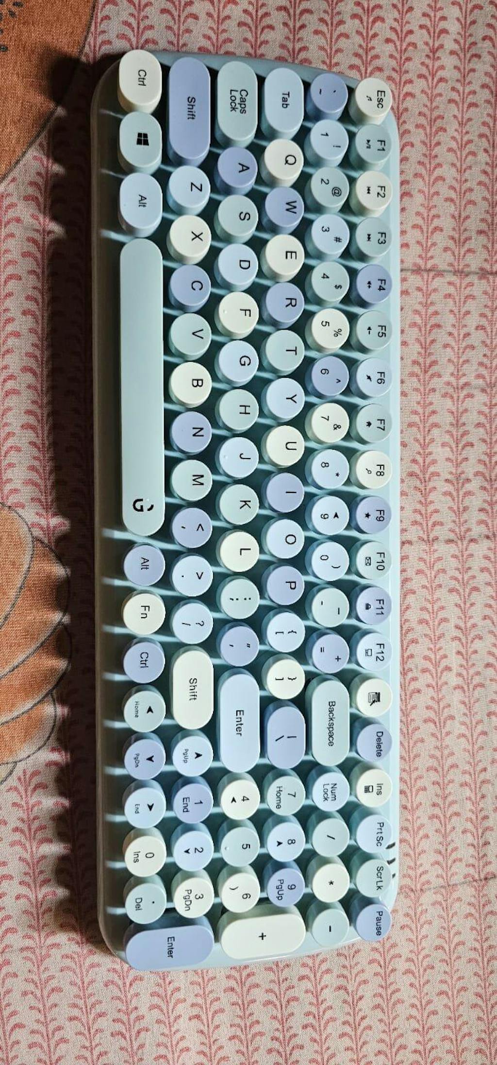 iGear Keybee Customizeable/POP Keys Wireless Keyboard – iGear World