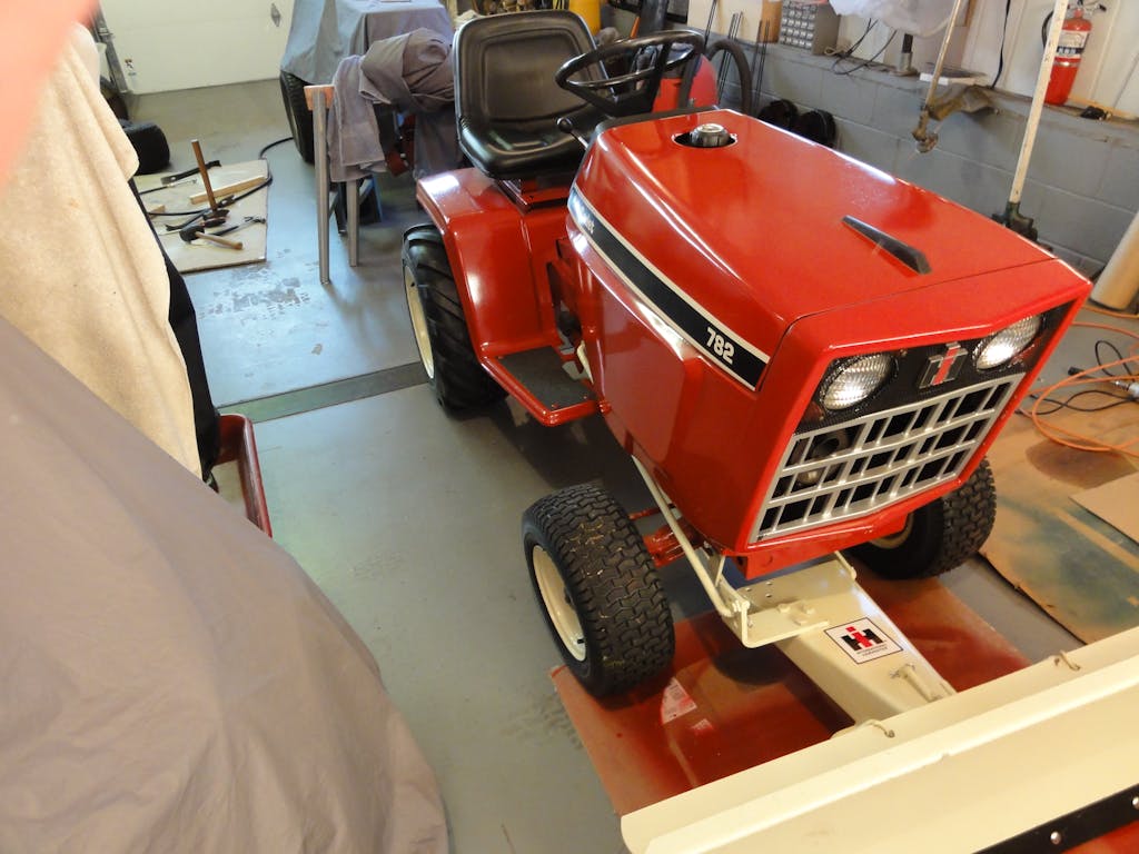 International Harvester | IH Logo Decal | IH Gear - IH GEAR