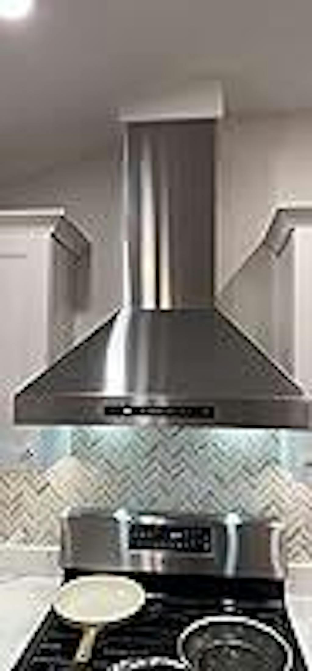 Wall Mount Range Hoods 900 CFM Ducted / Ductless Kitchen Vent Hoods IK