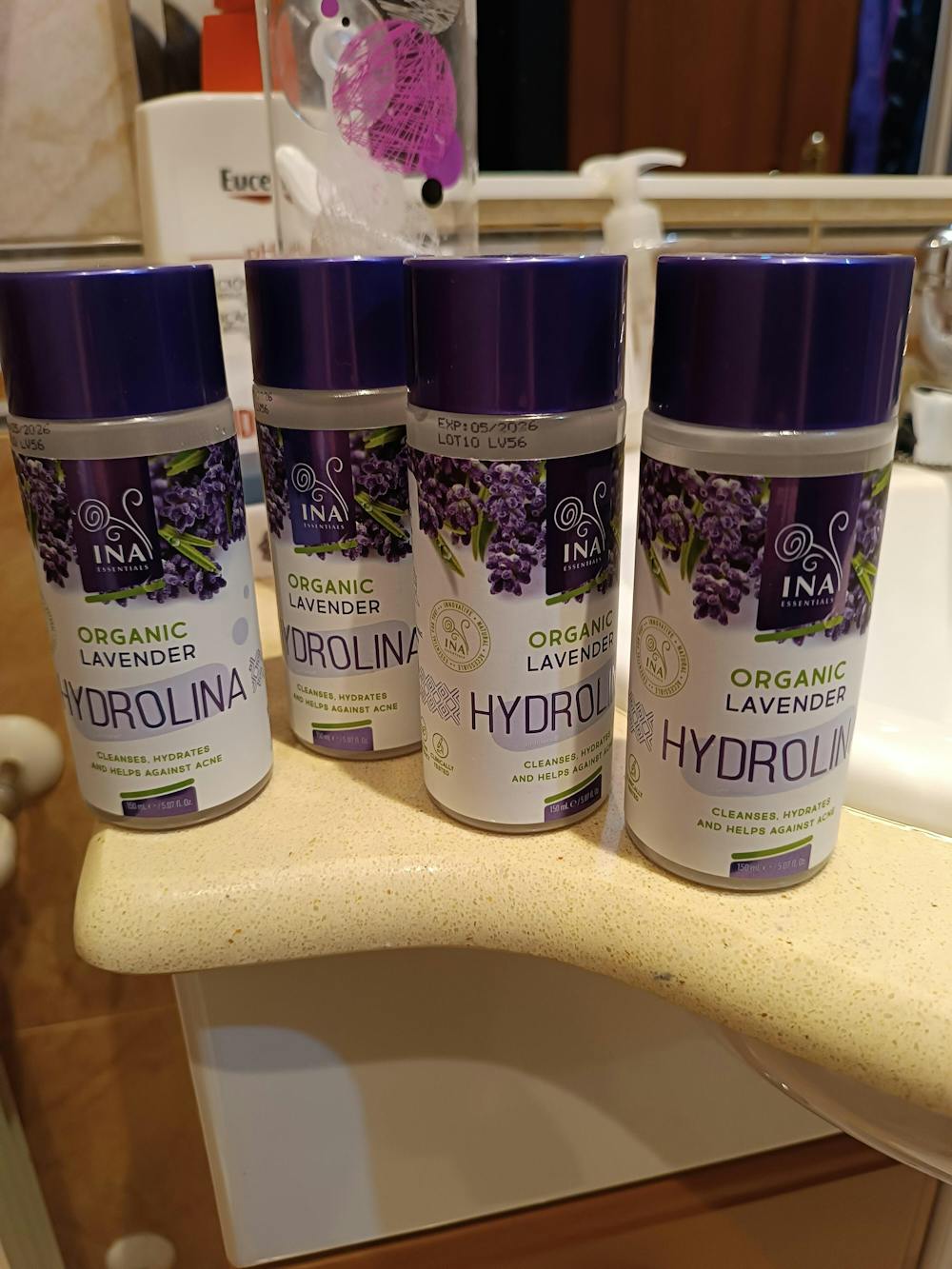 Hydrolina es agua orgánica, hidrosol e hidrolato | InaEssentials.ES